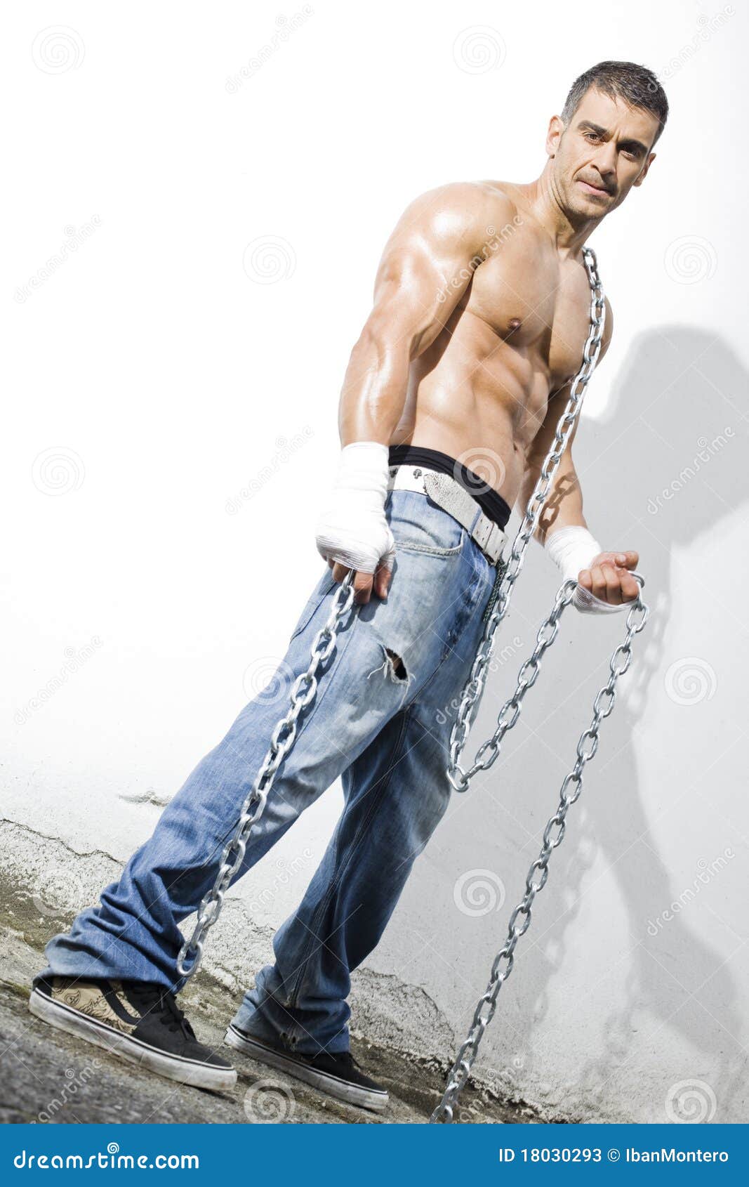 Hombre grosero atractivo imagen de archivo. Imagen de boxeador - 18030293