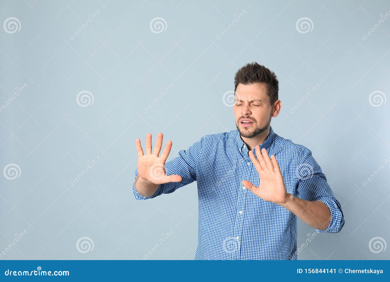 Hombre guapo cegado imagen de archivo. Imagen de cara - 156844141