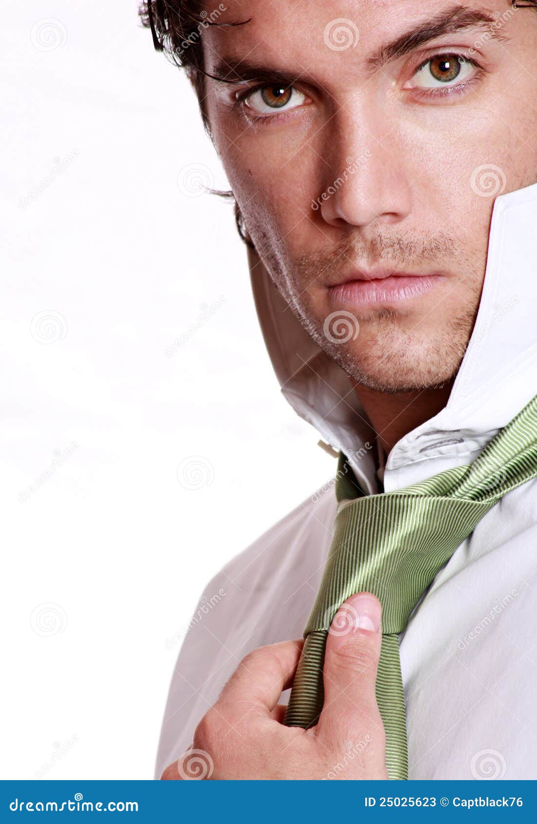 Hombre Hermoso Con El Lazo Verde Imagen de archivo - Imagen de ...