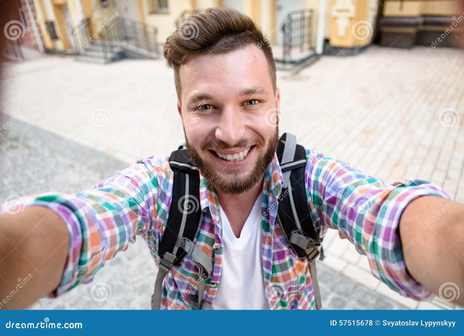 Hombre Hermoso Que Hace Selfies Foto de archivo - Imagen de primer ...