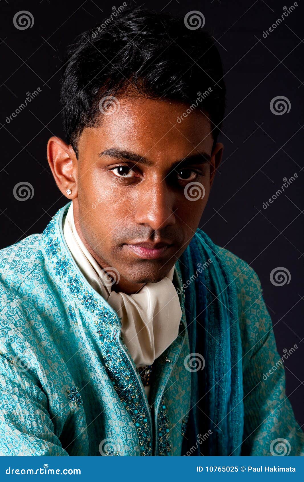 Hombre hindú hermoso imagen de archivo. Imagen de aunque - 10765025