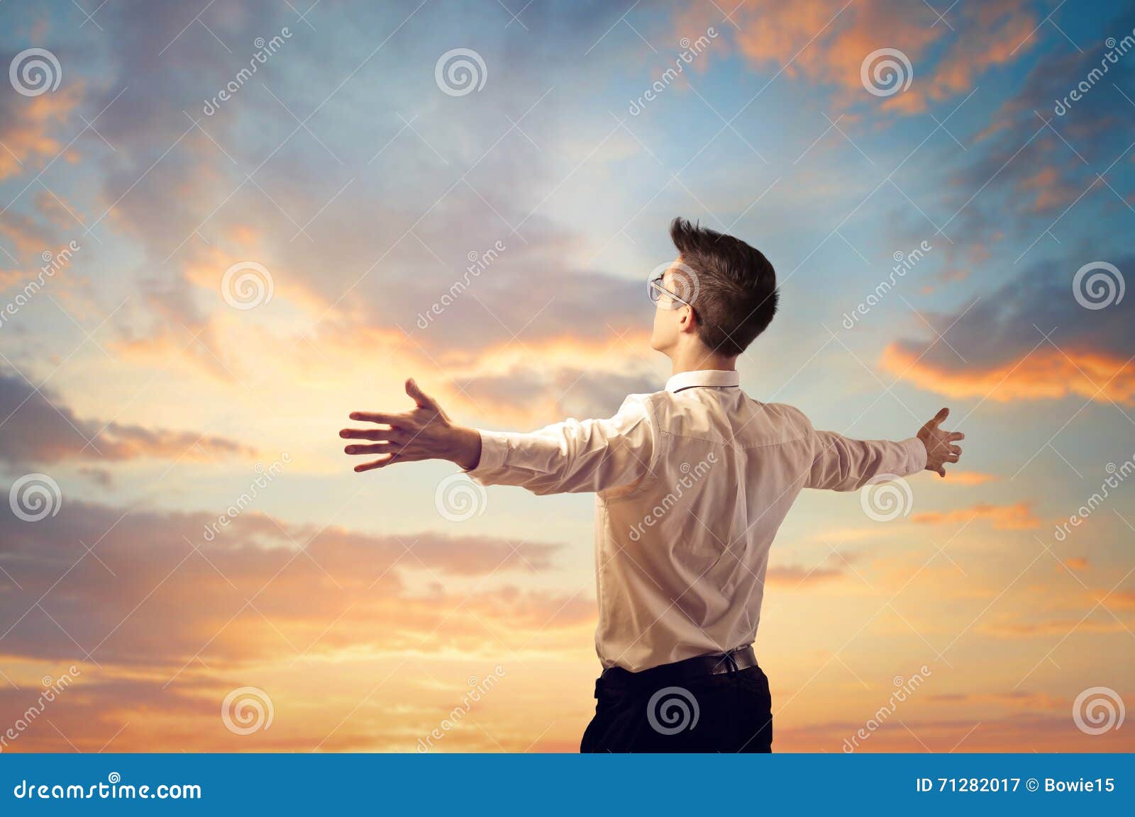 Hombre libre imagen de archivo. Imagen de negocios, triunfo - 71282017