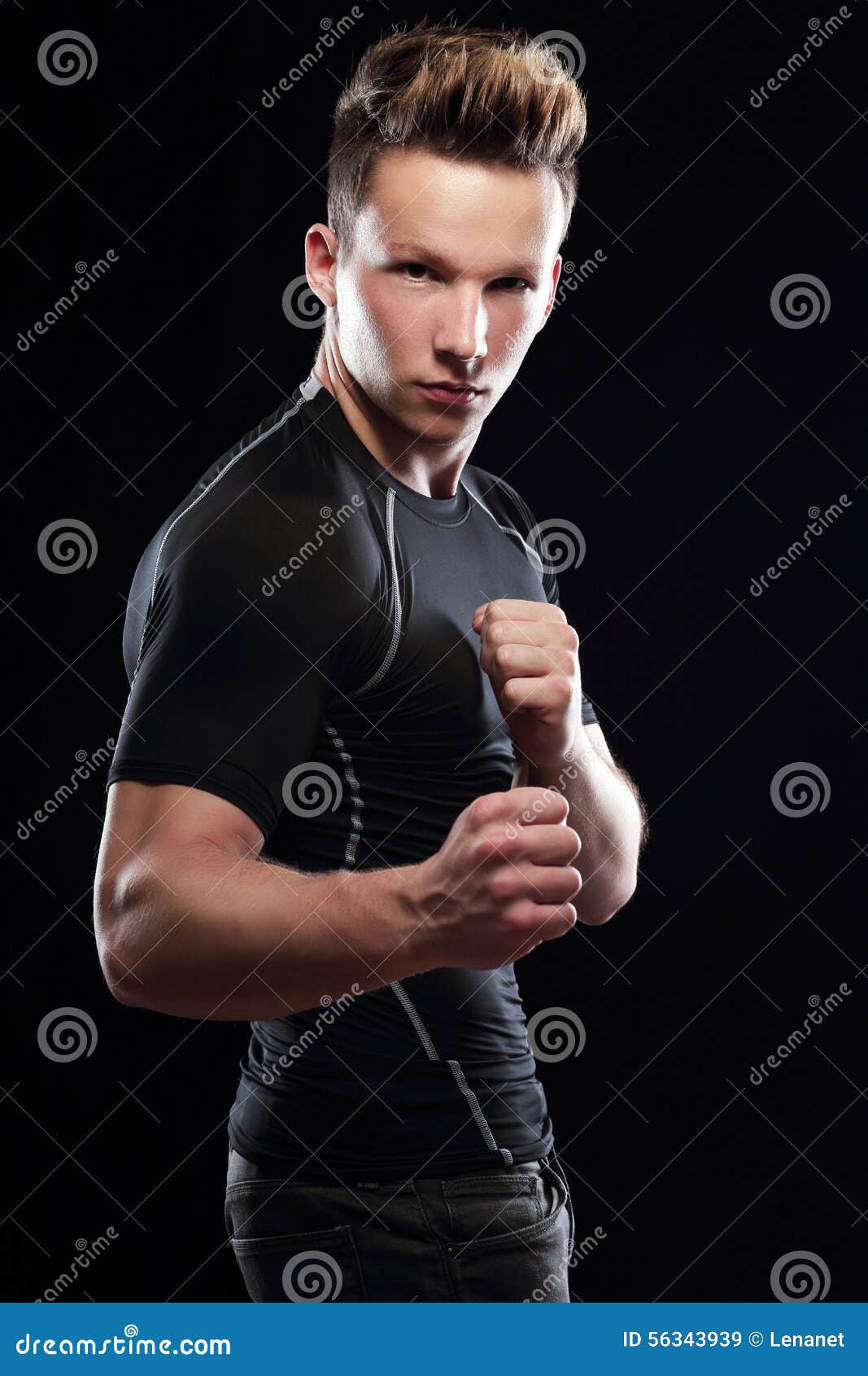 Hombre listo para luchar imagen de archivo. Imagen de listo - 56343939
