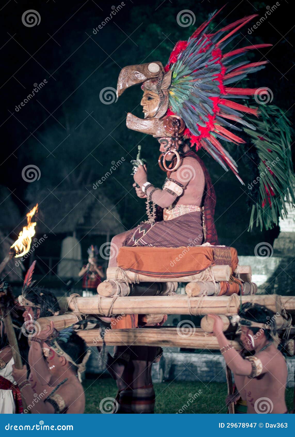 Hombre maya en traje fotografía editorial. Imagen de lleve - 29678947