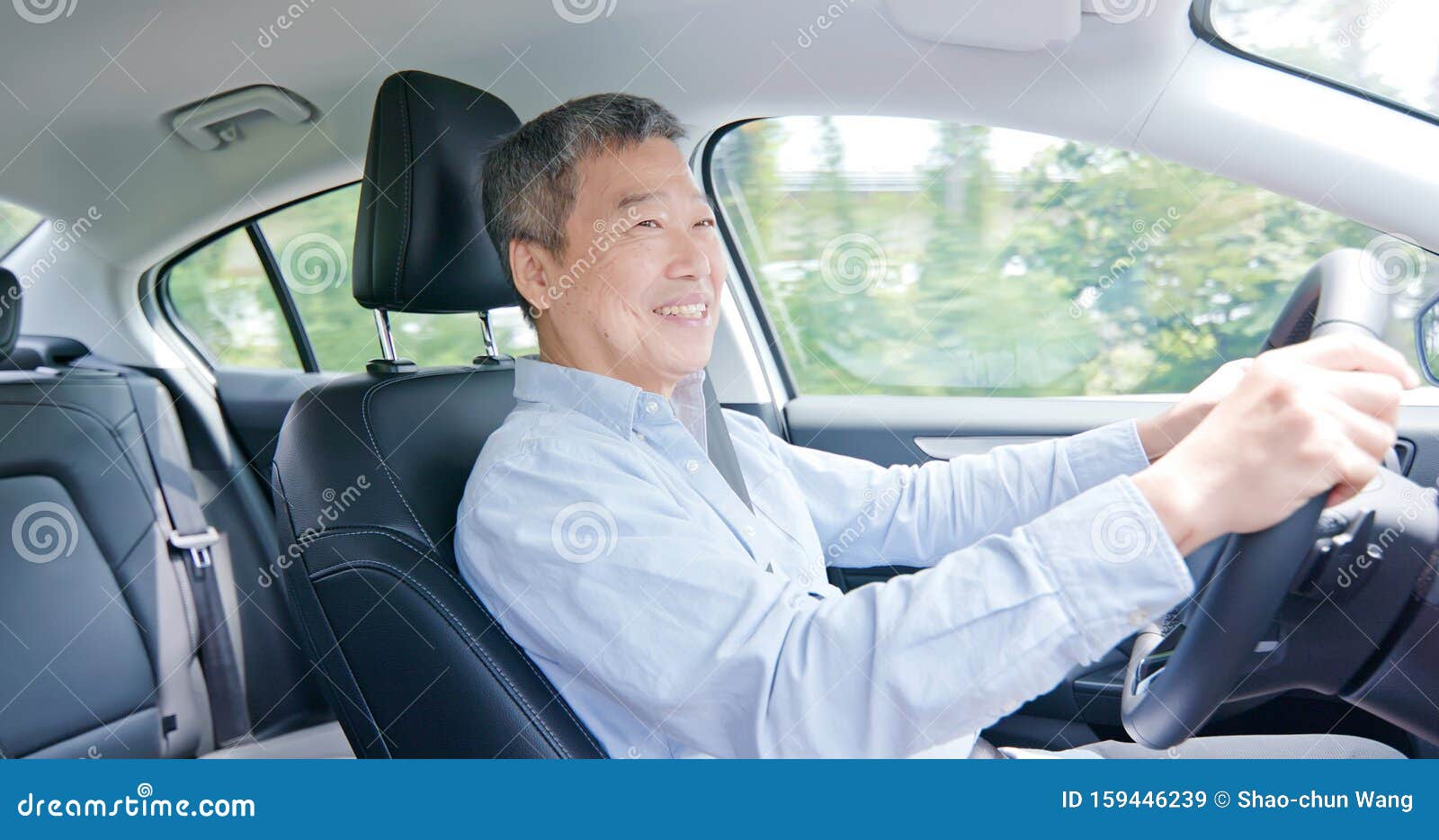 Hombre Mayor De Asia Manejando Auto Imagen de archivo - Imagen de asia ...
