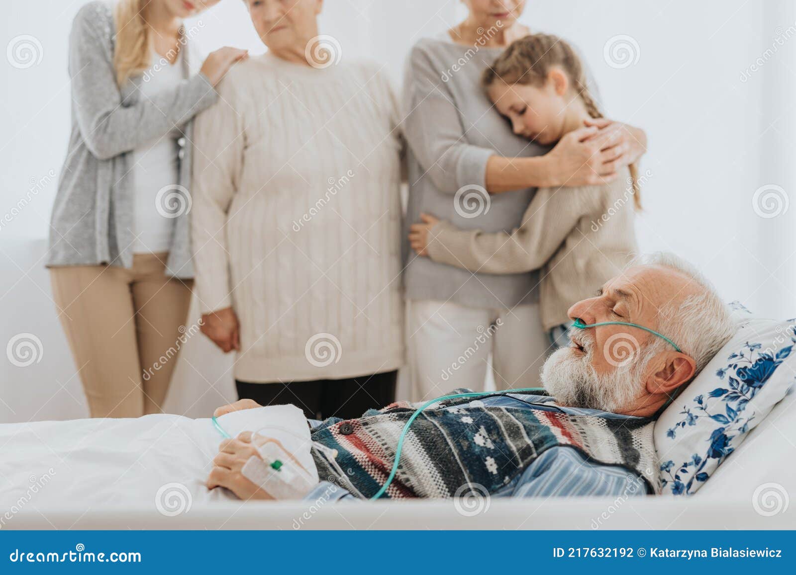 Hombre Muere En El Hospital Foto de archivo - Imagen de pena, paliativo ... Hombre Muere En El Hospital Foto de archivo - Imagen de pena, paliativo ...