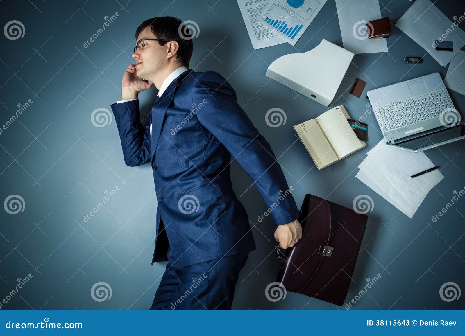 Hombre ocupado imagen de archivo. Imagen de cosas, teléfono - 38113643