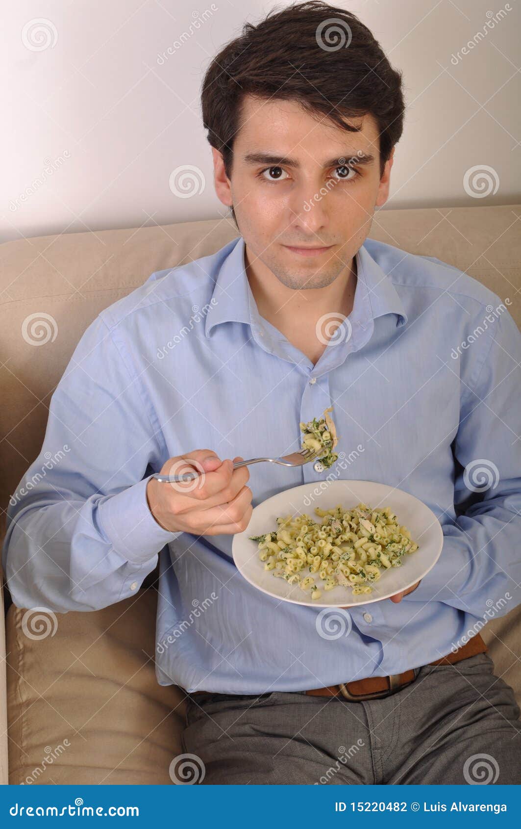 Hombre Que Almuerza Fotografía de archivo - Imagen: 15220482