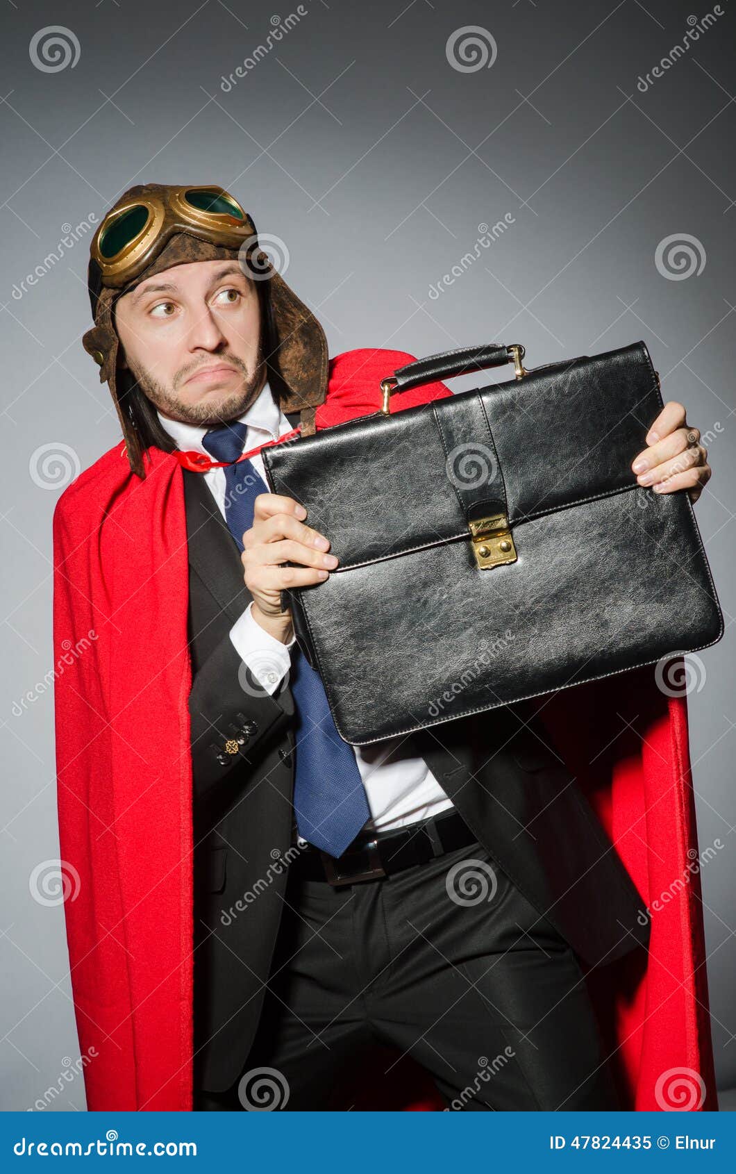 Hombre Que Lleva La Ropa Roja Imagen de archivo - Imagen de ejército ...