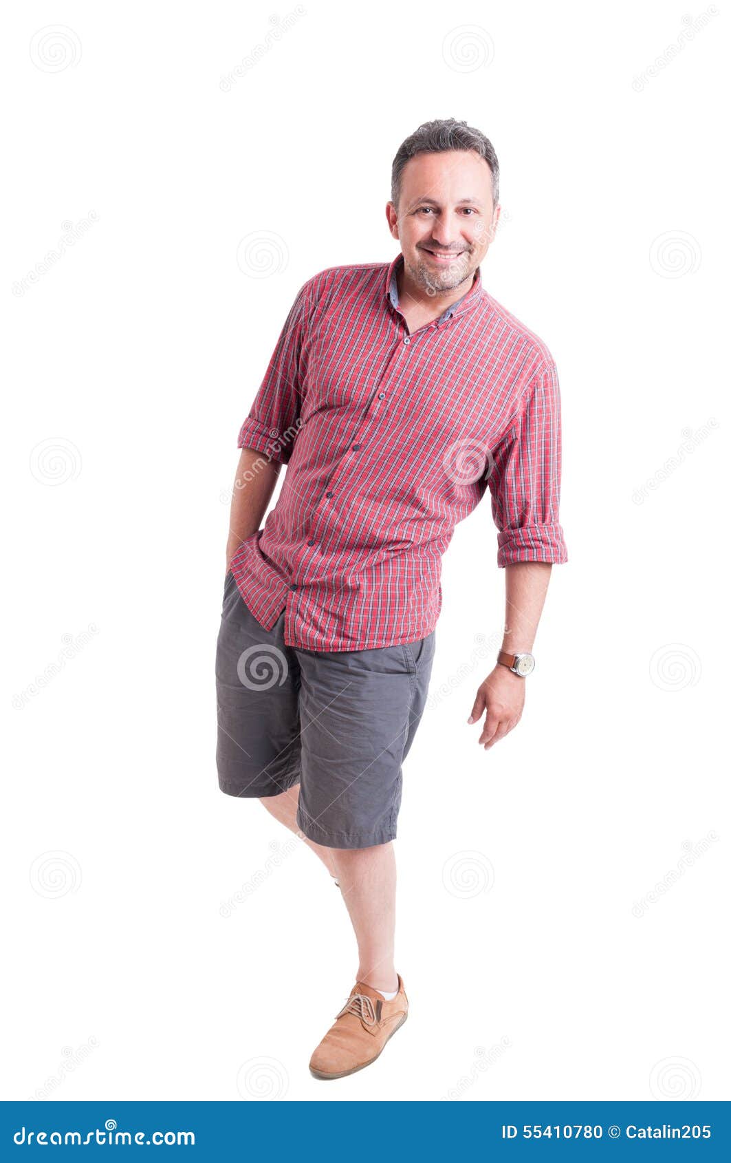 Hombre Que Presenta La Ropa Del Verano Que Lleva Foto de archivo ...