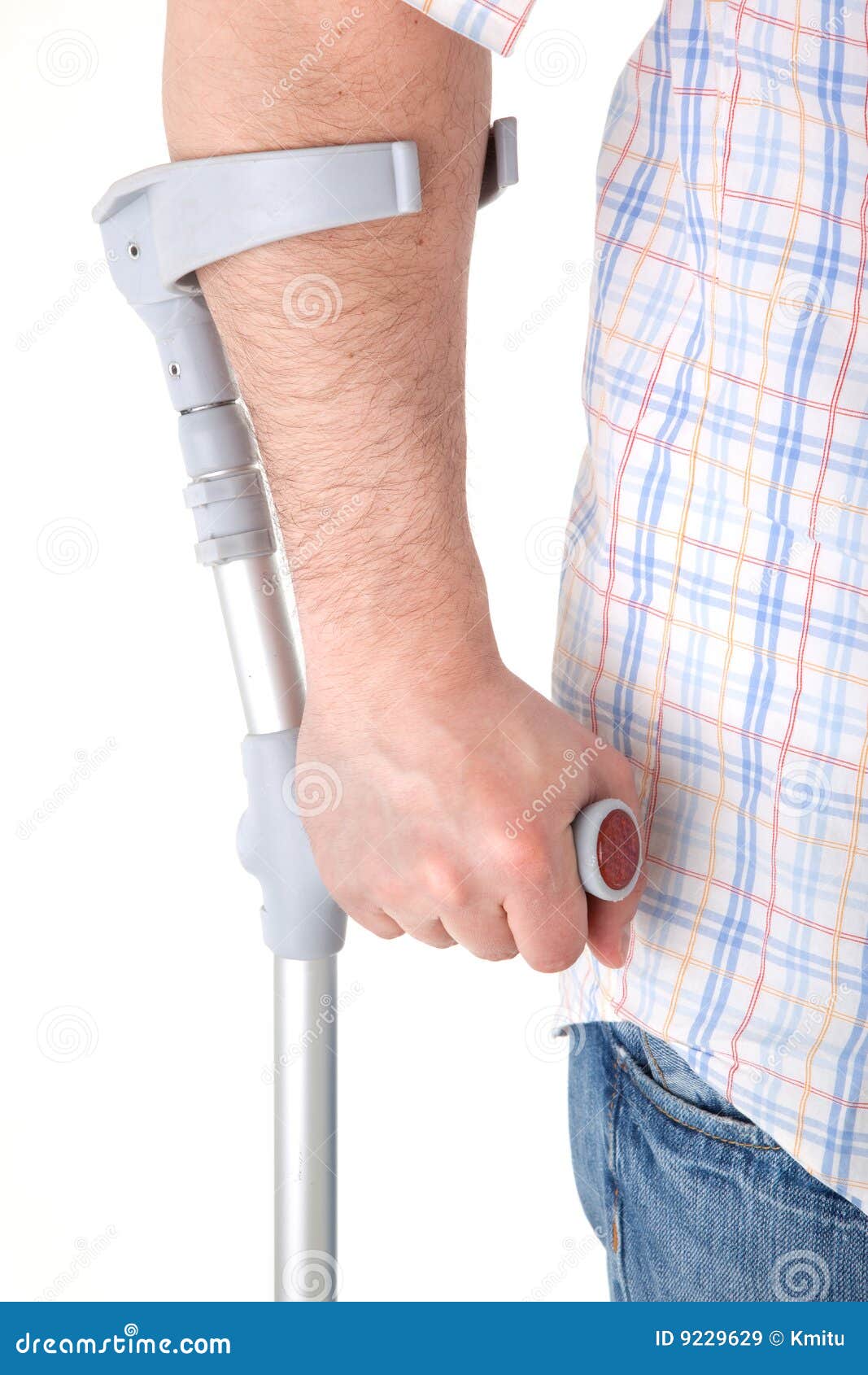 Hombre Que Recorre Con Una Muleta Imagen de archivo - Imagen de lisiado ...