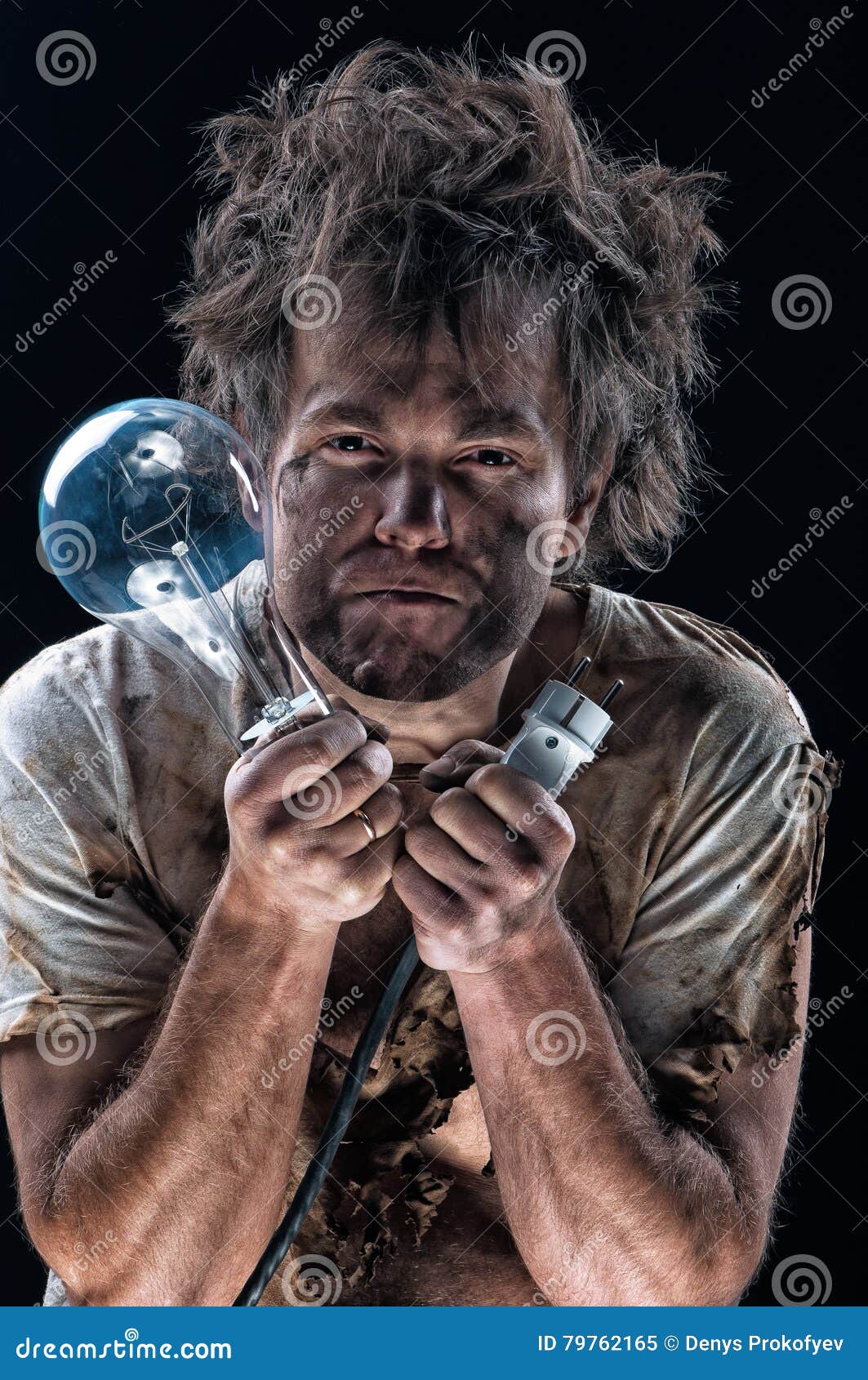 Hombre Quemado Con La Bombilla Imagen de archivo - Imagen de cuerda ...