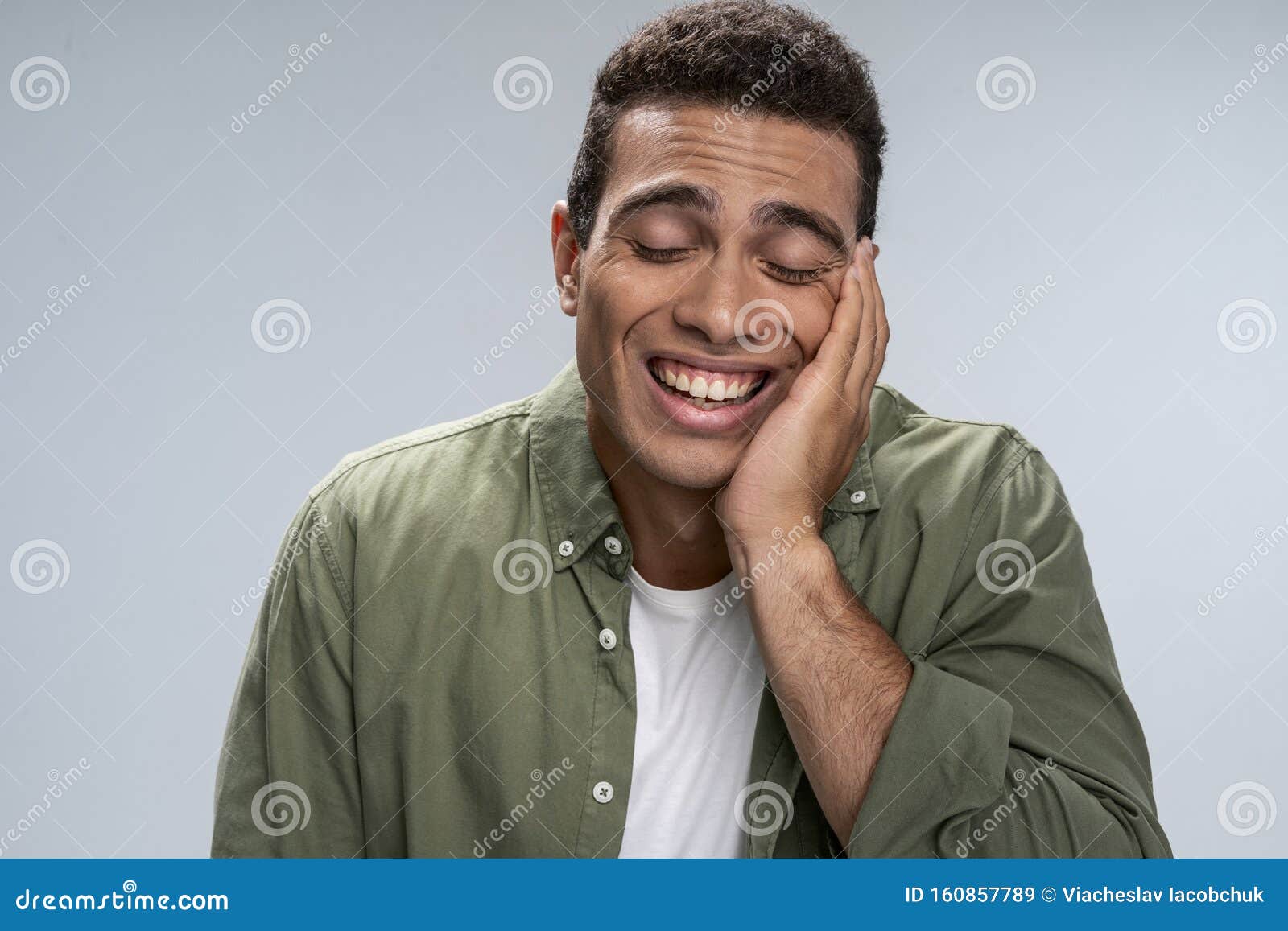 Hombre Recordando El Mejor Momento De Su Vida Imagen de archivo ...