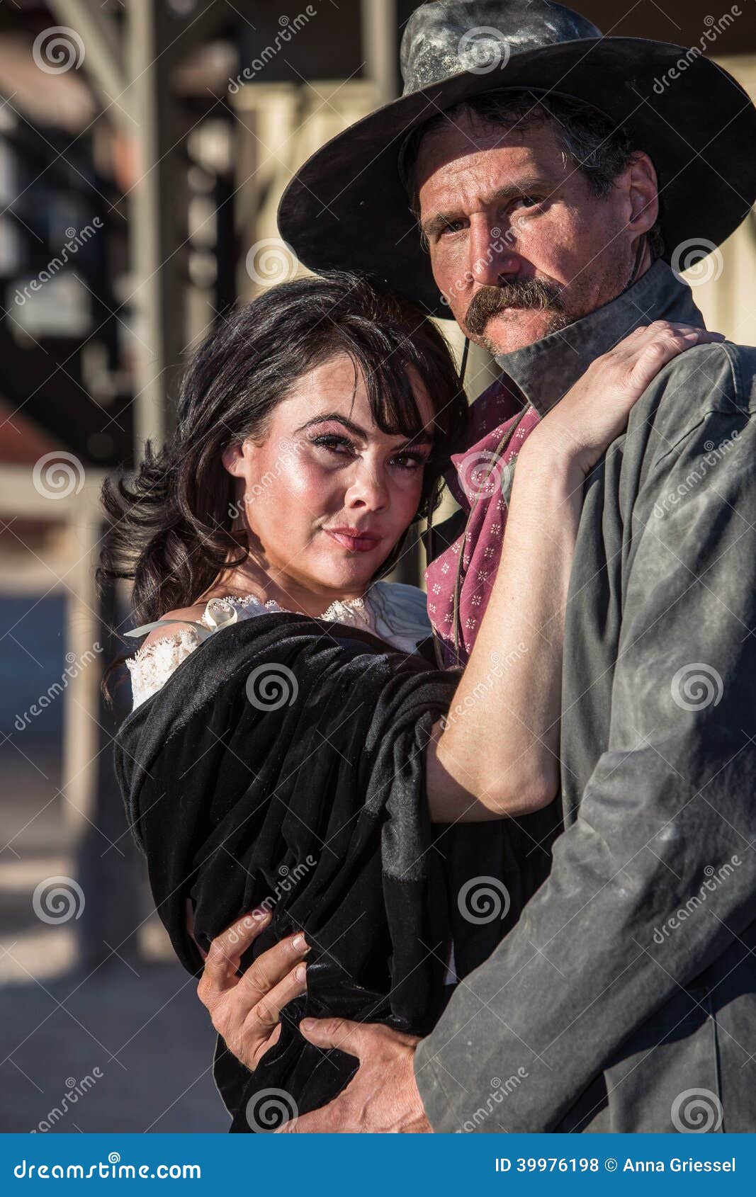 Hombre y mujer rudos foto de archivo. Imagen de pares - 39976198