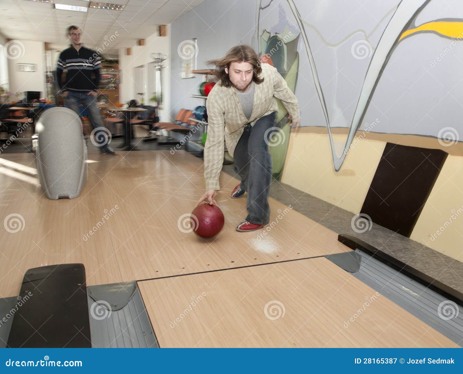 Hombres rodando imagen de archivo. Imagen de deporte - 28165387