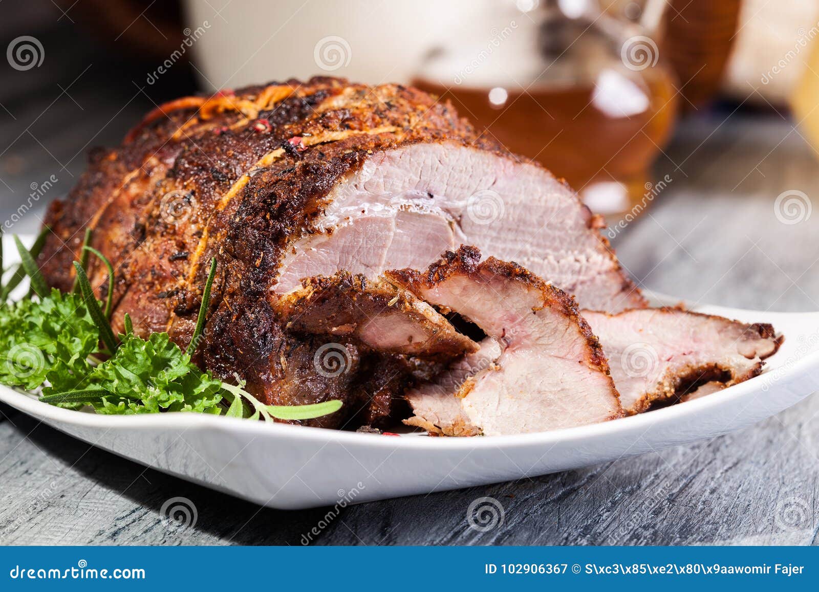 Hombro asado del cerdo imagen de archivo. Imagen de cena - 102906367