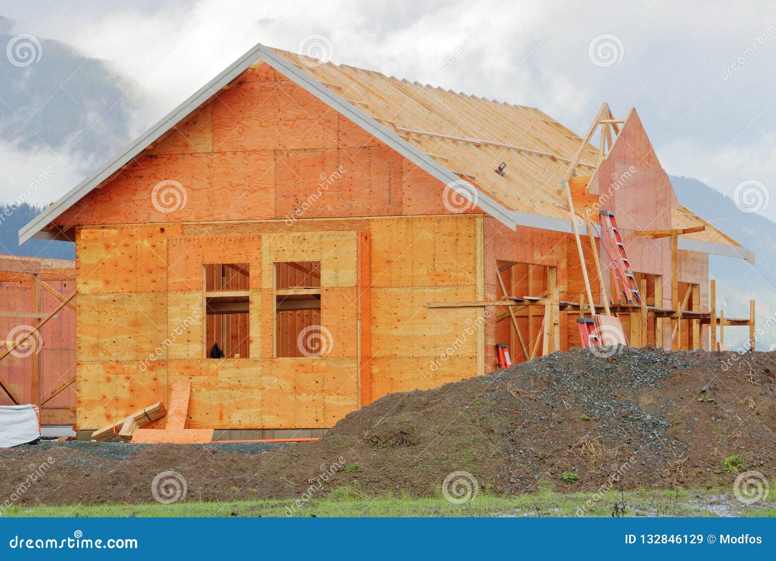 Home Construction Incomplete Stock Image - Image of frame, underway ...