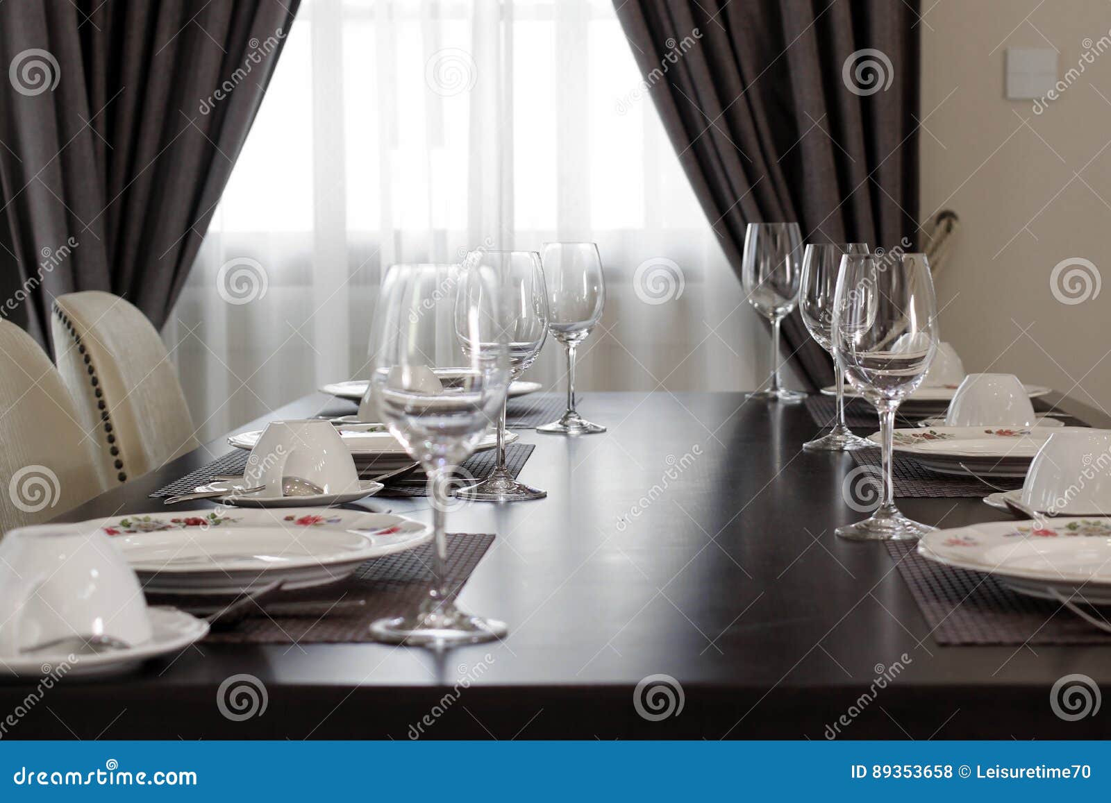 Home Dinner Table Place Setting Stock Photo - Image of setting, napkin ...