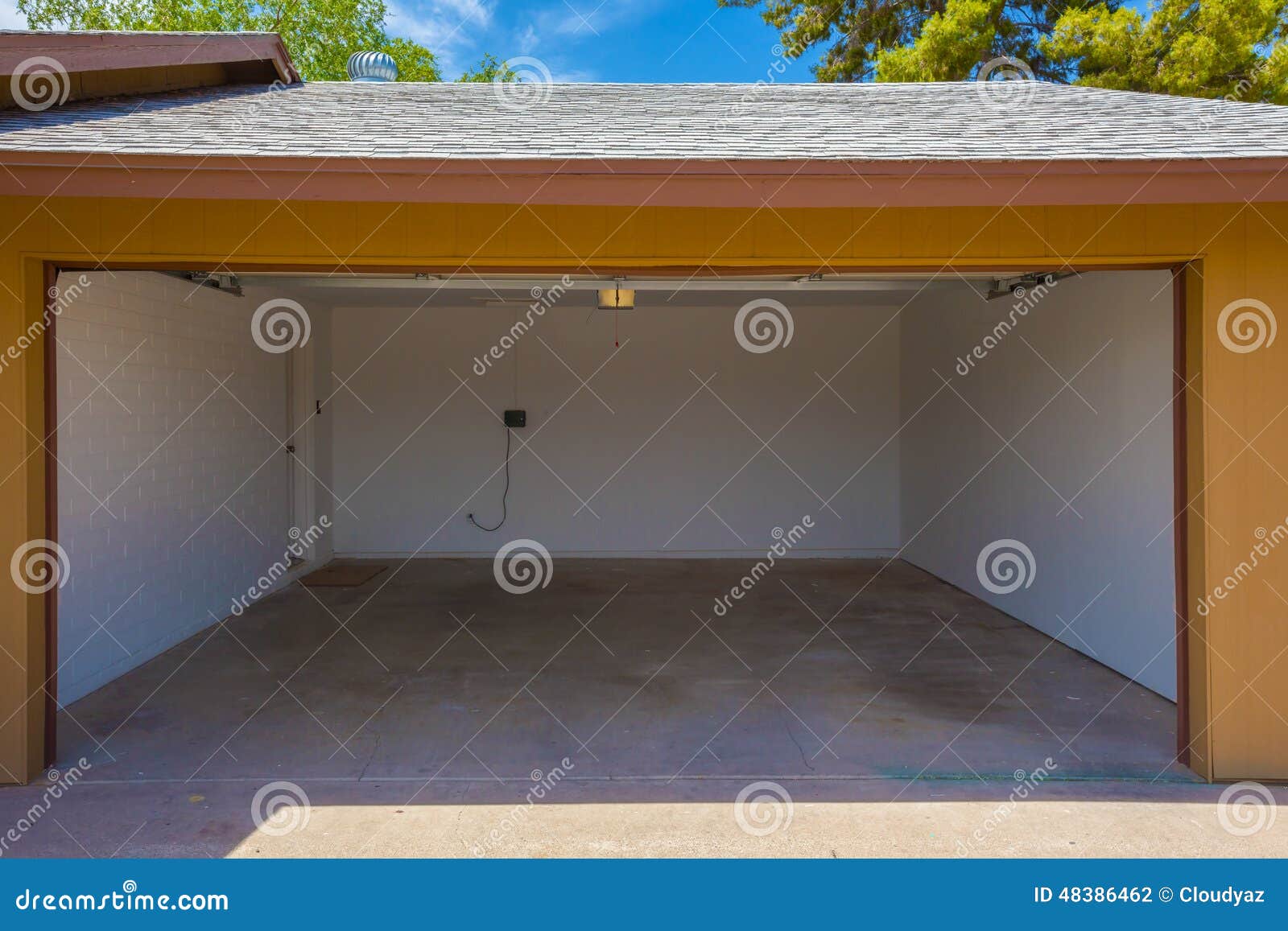 1,231 Vacant Garage Stock Photos - Free & Royalty-Free Stock Photos ...