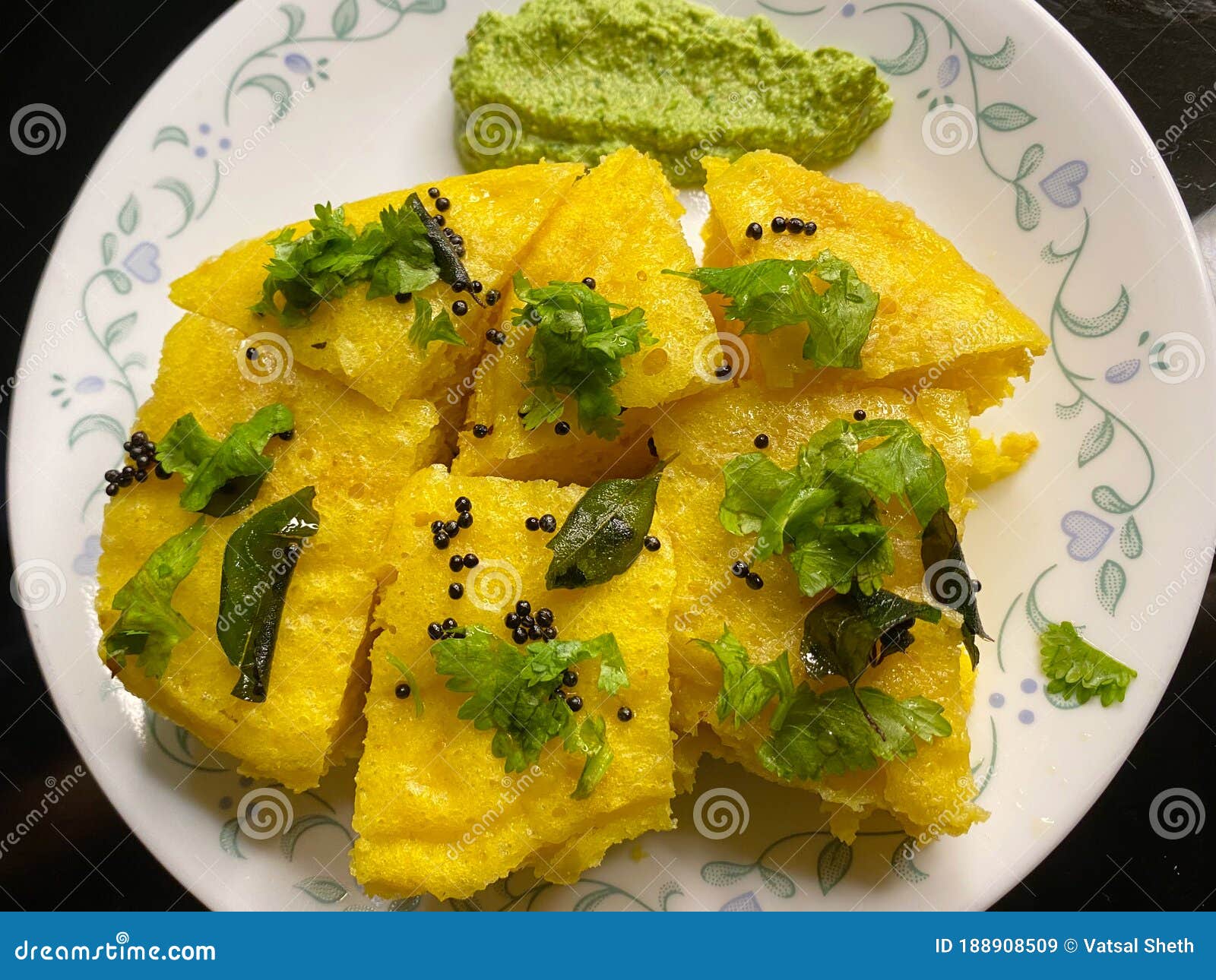 Home Cooked Indian Snack Khaman Dhokla Stock Image - Image of garnish ...