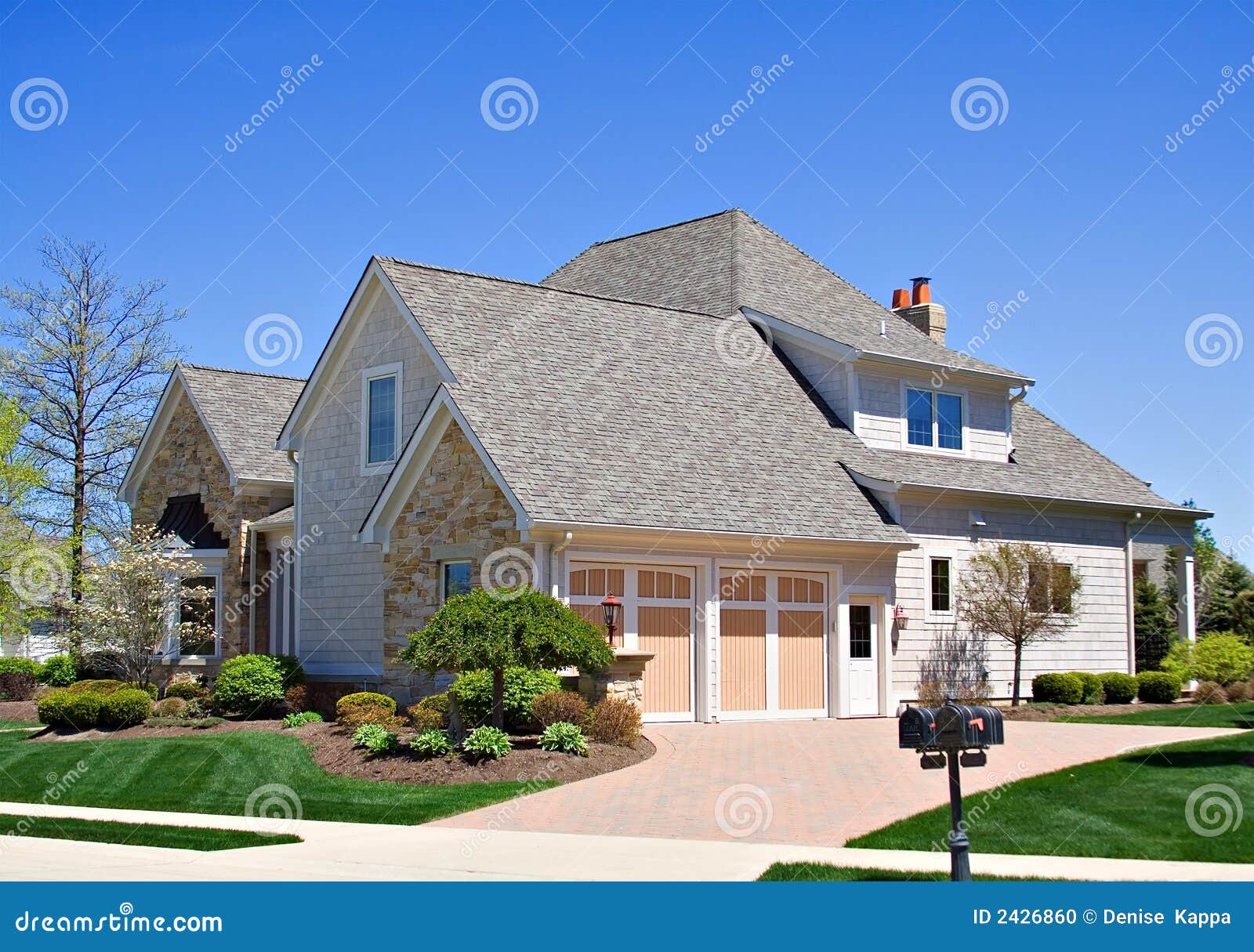 Home in Ohio stock photo. Image of modern, green, housing - 2426860