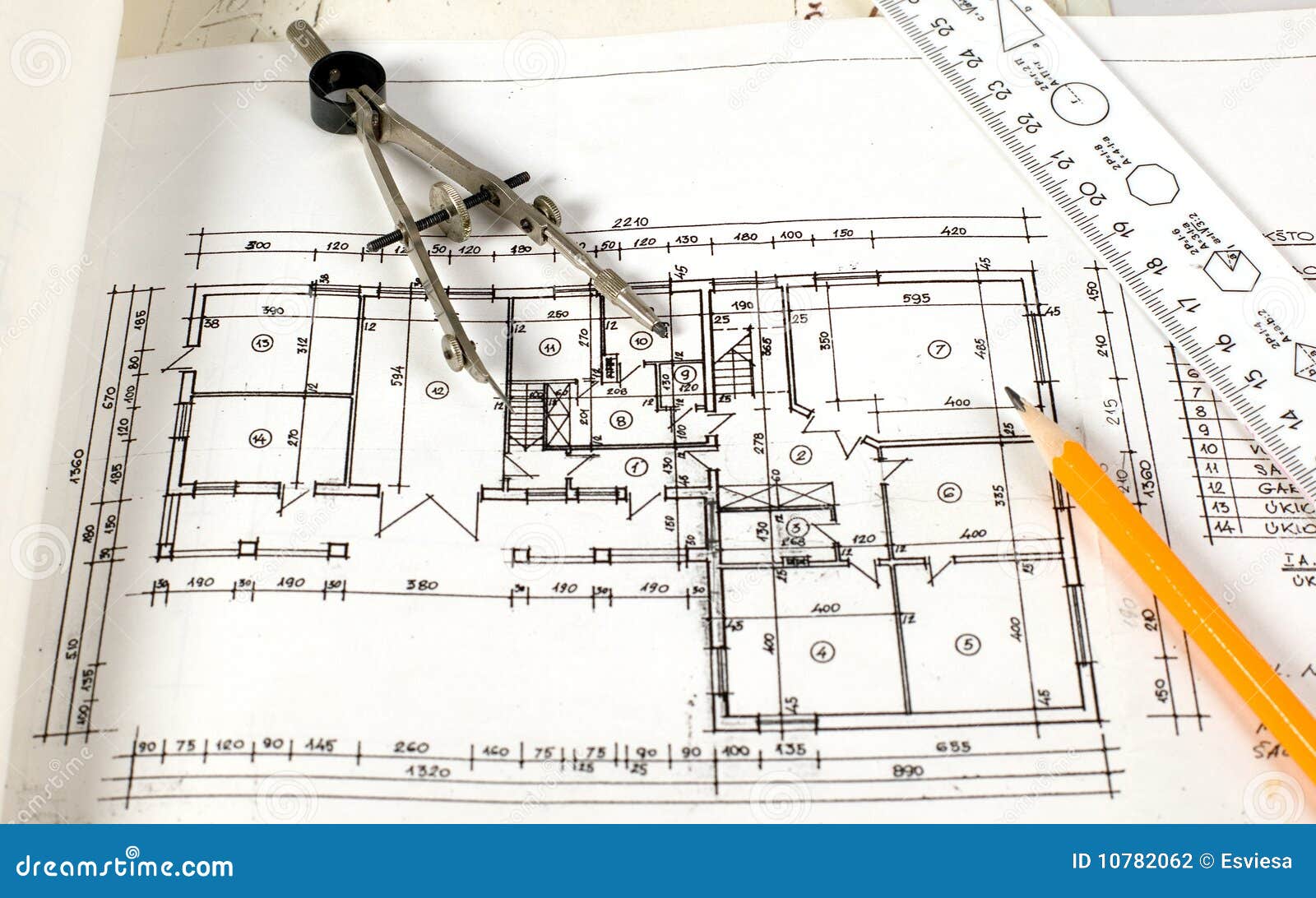 Free tools to draw floor plans - mensbites