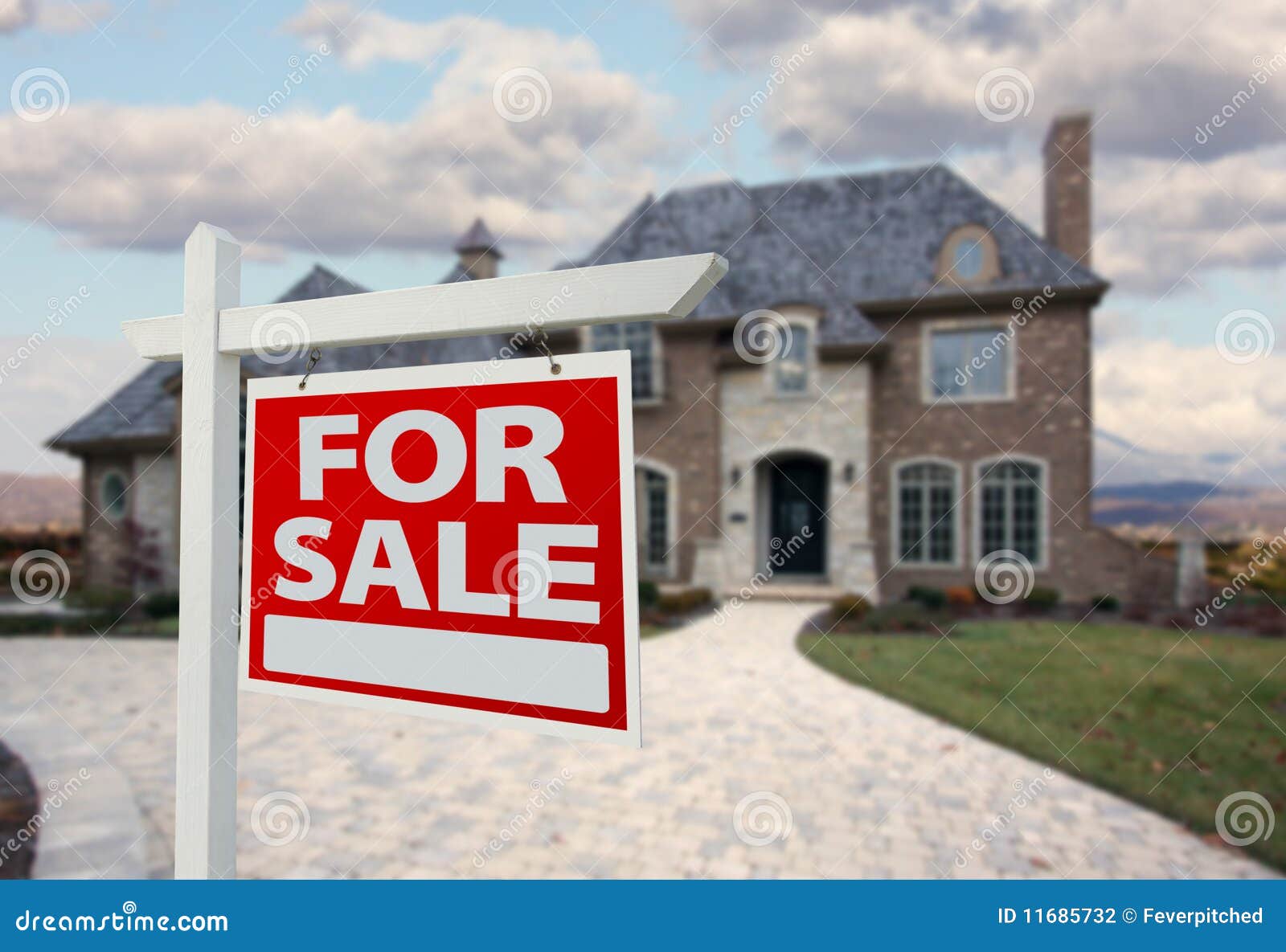 Home for Sale Sign & New House Stock Photo - Image of borrow, offer ...