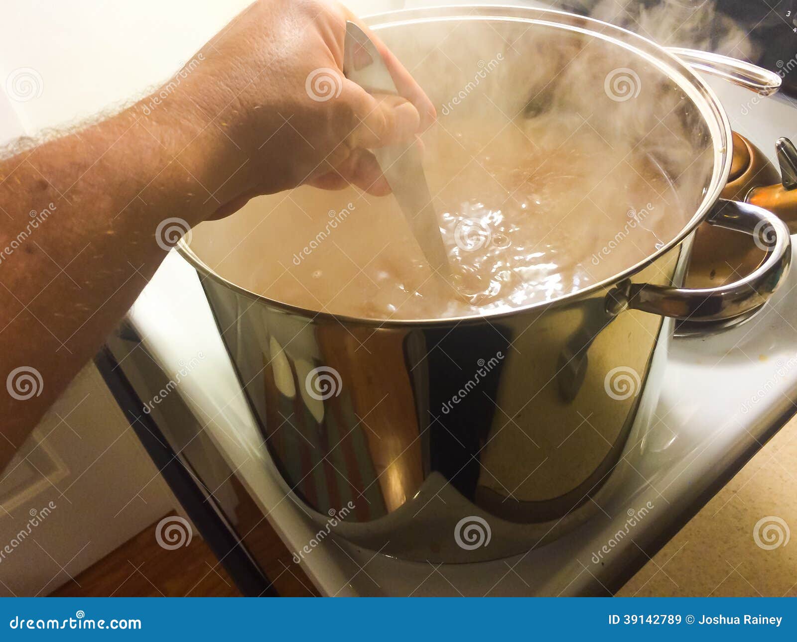 Homebrew Beer Making stock image. Image of stockpot, alcohol - 39142789