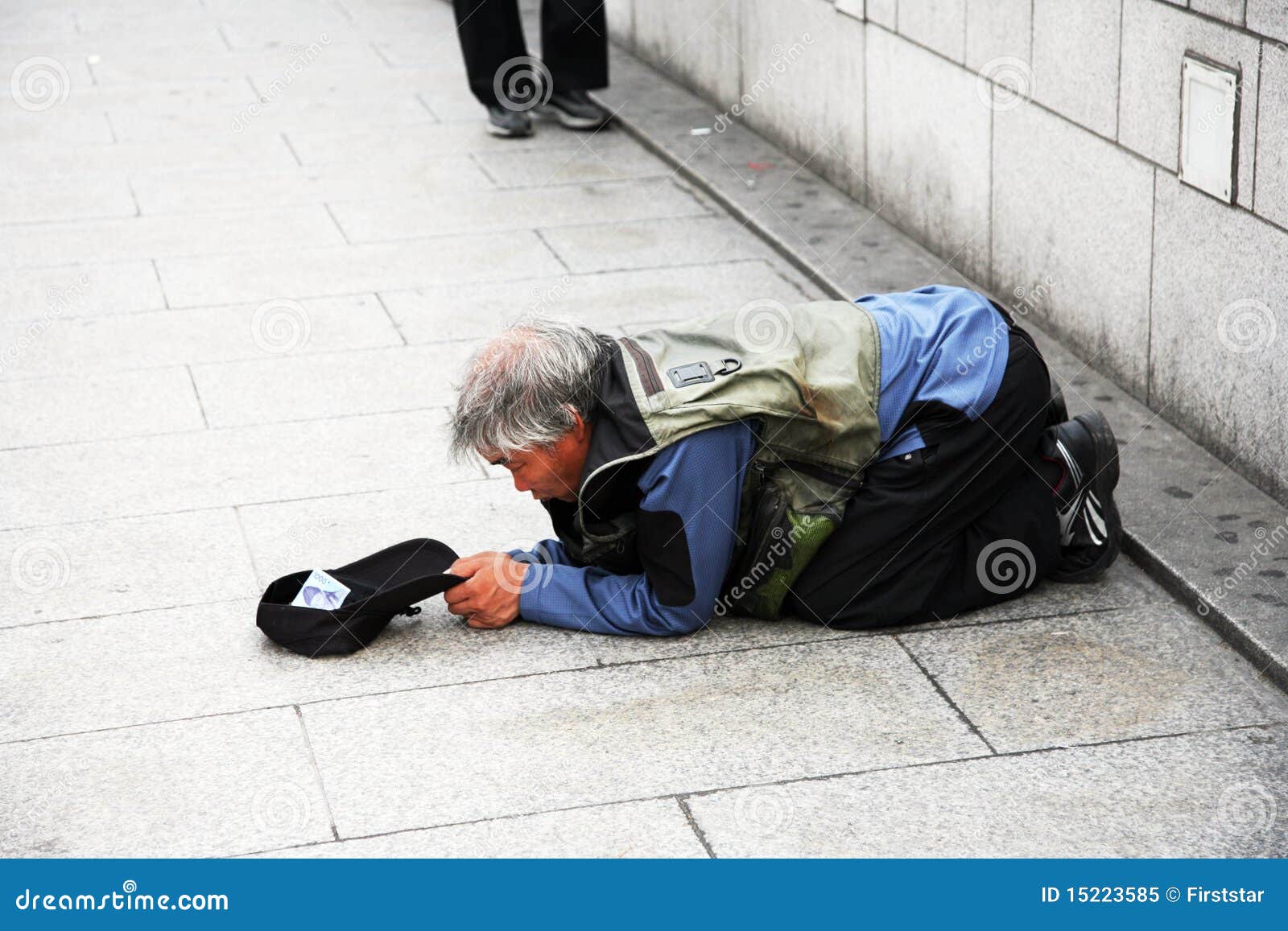Homeless editorial image. Image of morning, money, hold - 15223585