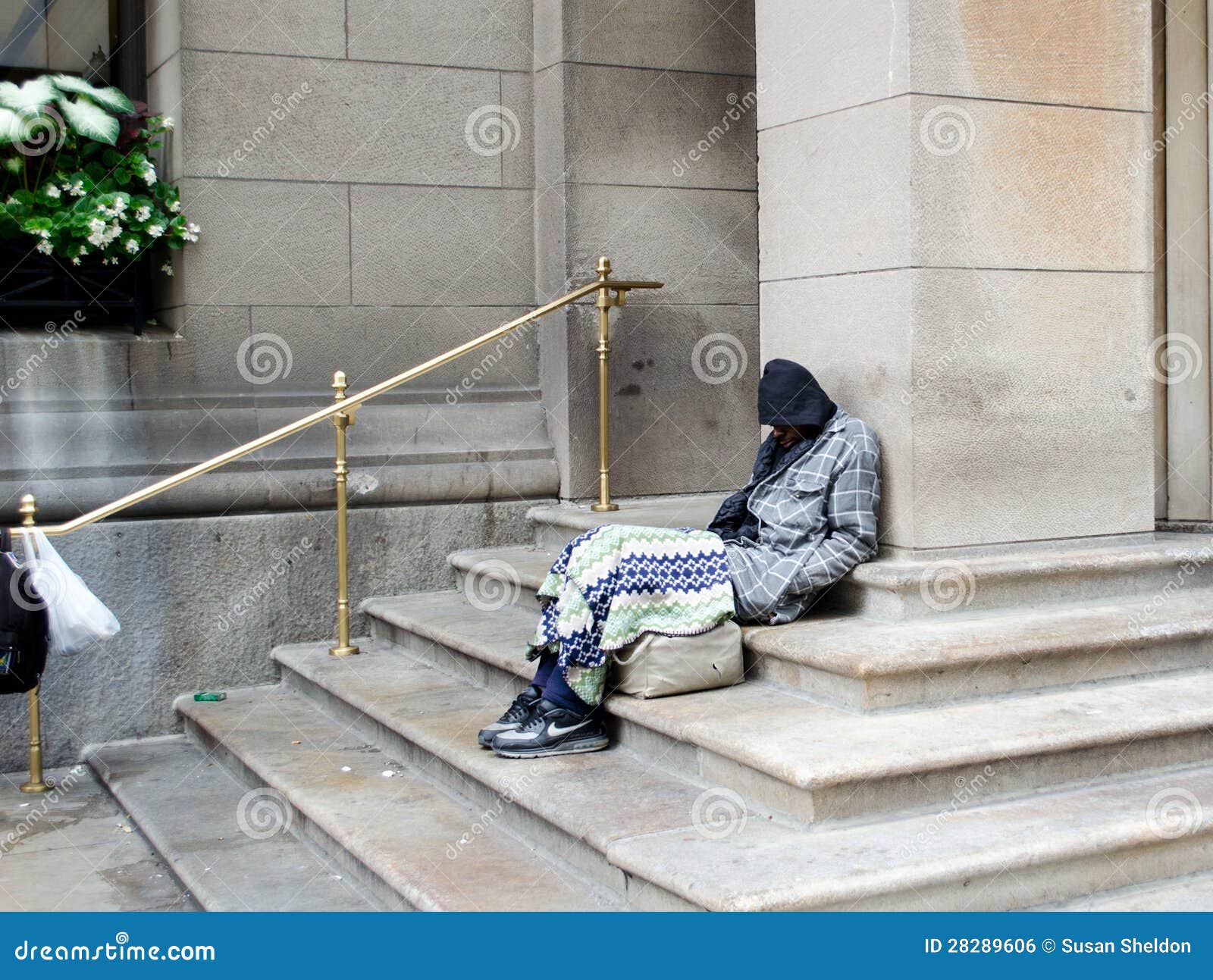 Homeless in chicago editorial photo. Image of hopeless - 28289606