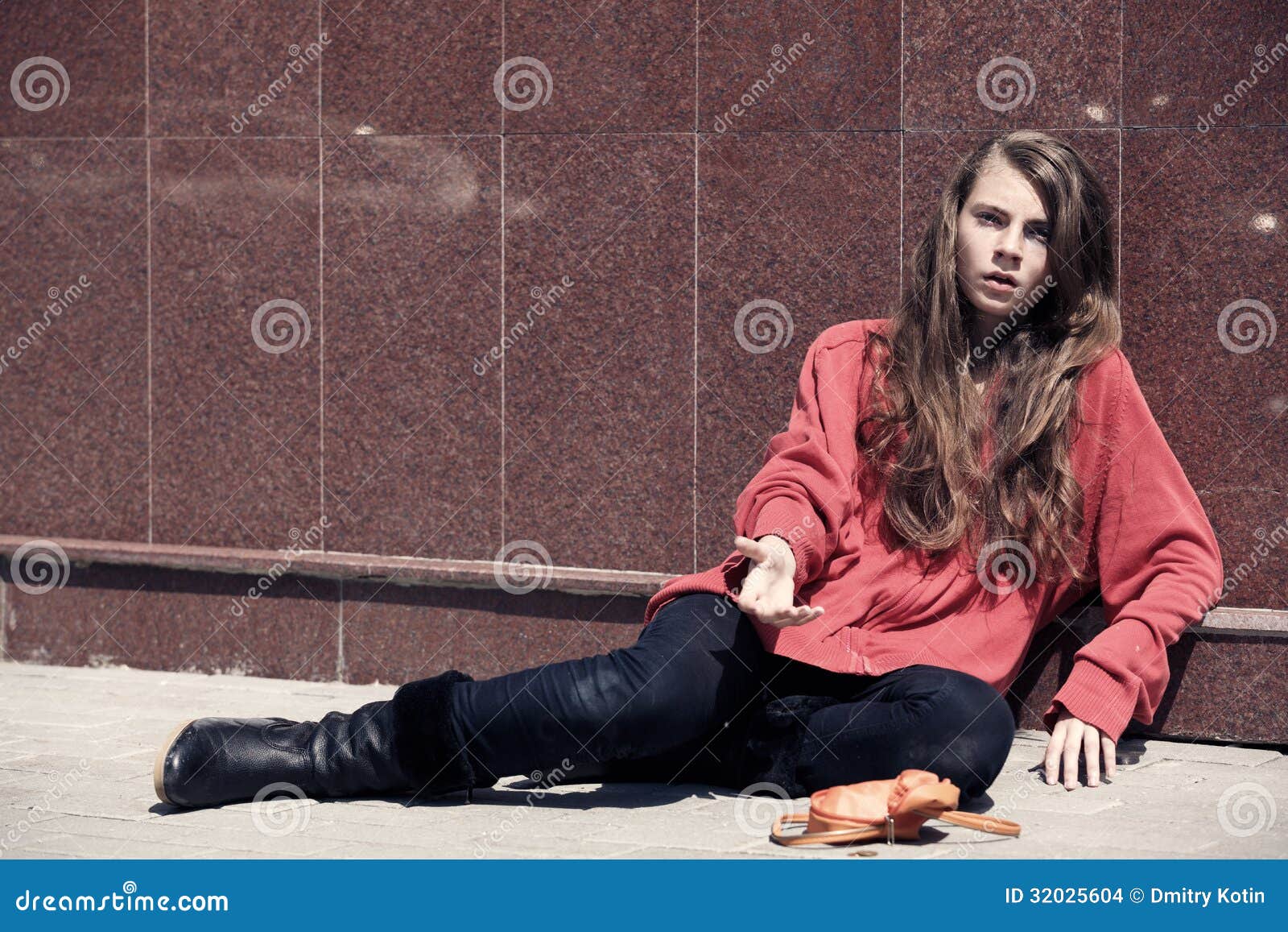 Homeless Girl Stock Images - Image: 32025604