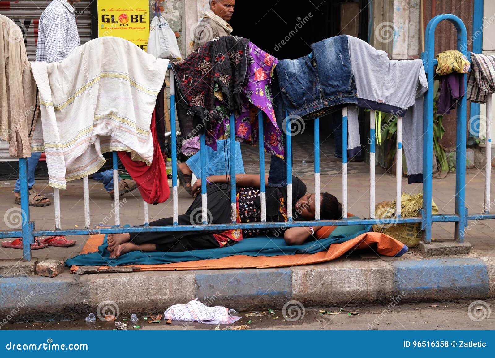 Homeless People Sleeping on the Footpath of Kolkata Editorial Stock ...