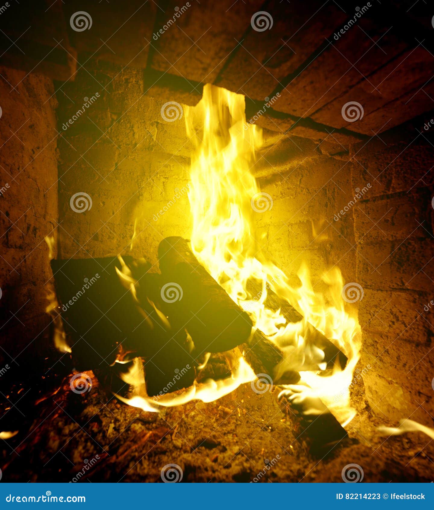 Log Fire on winter night stock image. Image of carbon - 82214223