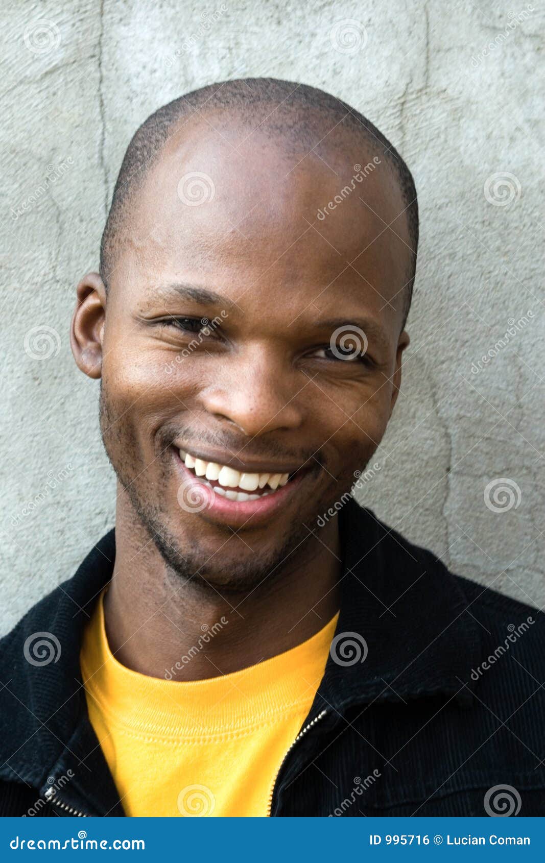 Homem africano novo foto de stock. Imagem de homem, macho - 995716