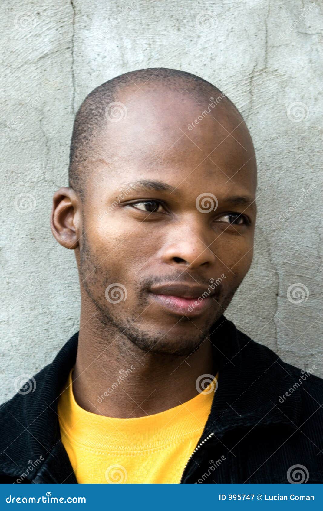 Homem africano novo imagem de stock. Imagem de povos, atrativo - 995747