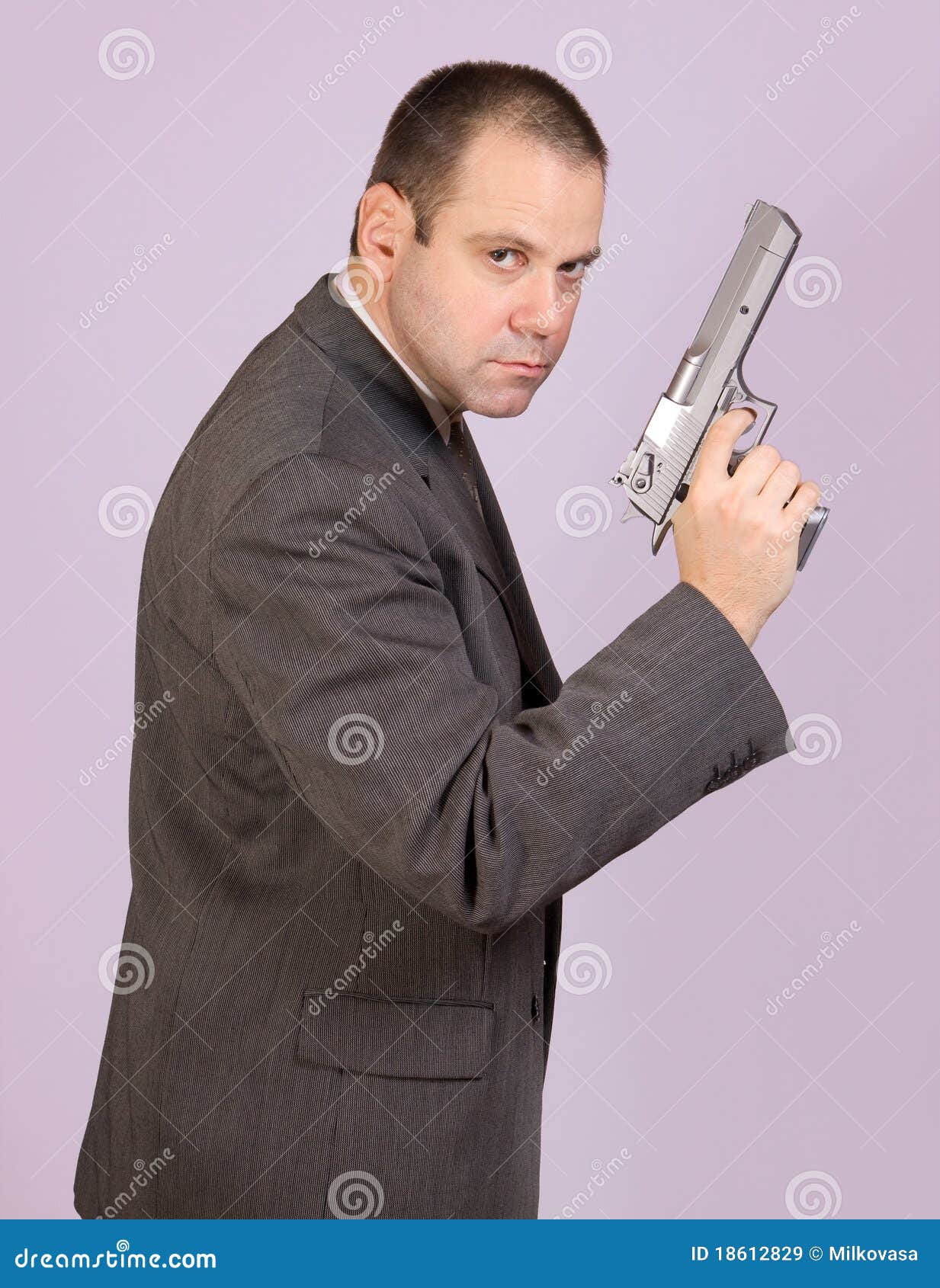 Homem armado imagem de stock. Imagem de terno, gerente - 18612829