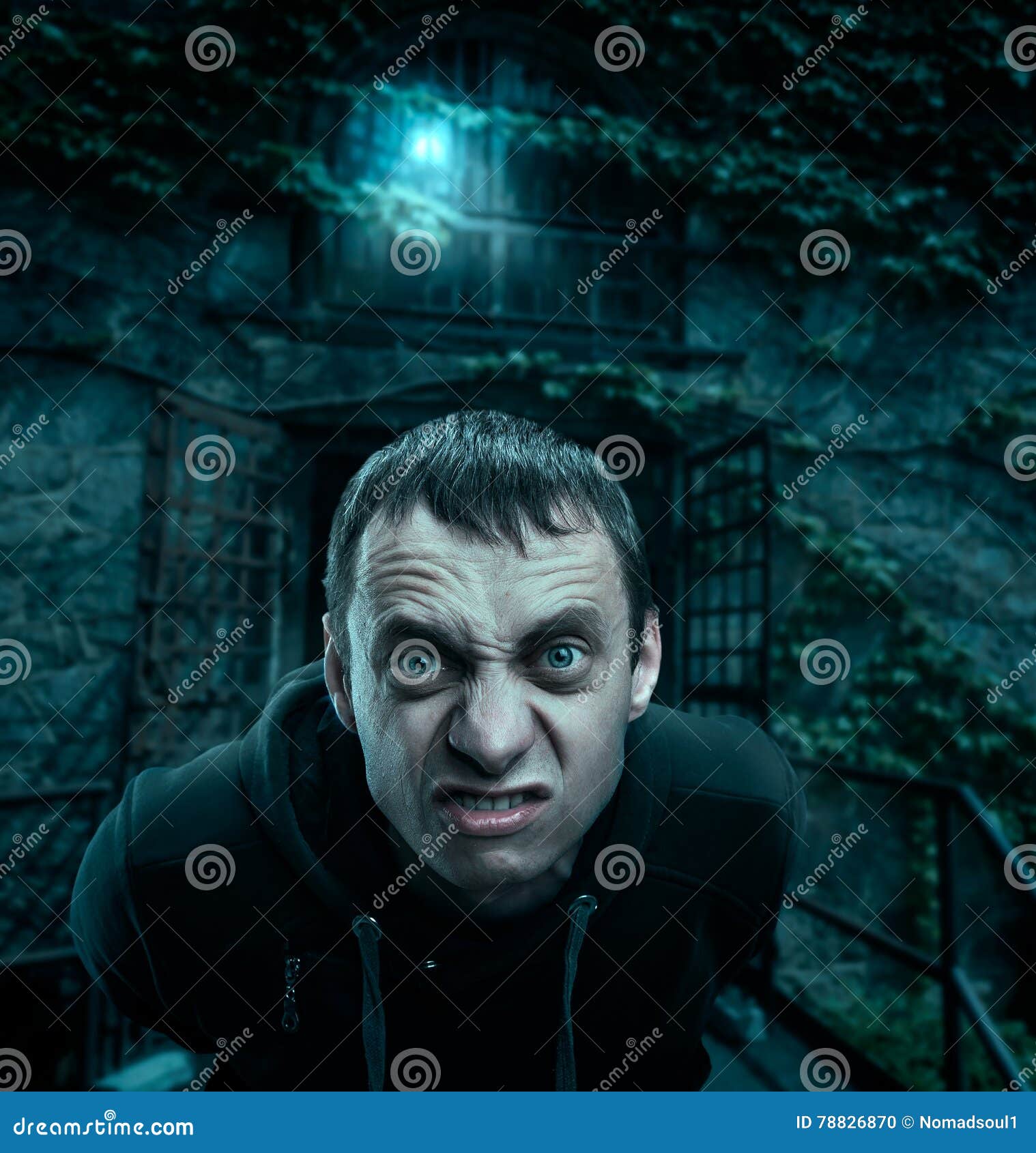 Homem assustador foto de stock. Imagem de assustador - 78826870