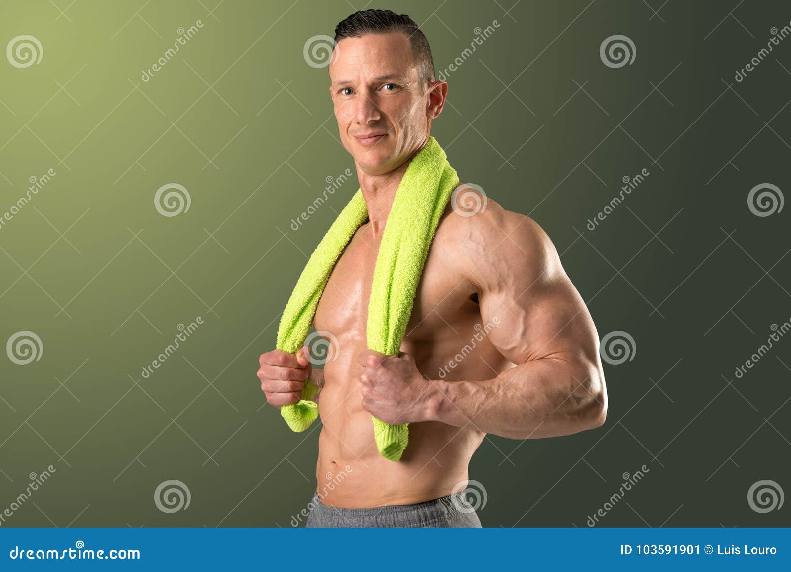Homem Com Corpo Perfeito Imagem De Stock Imagem De Truques 103591901