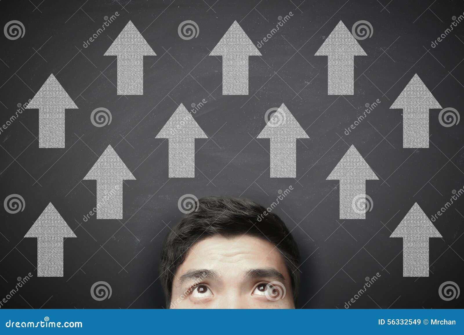 Homem com setas imagem de stock. Imagem de conceptual - 56332549