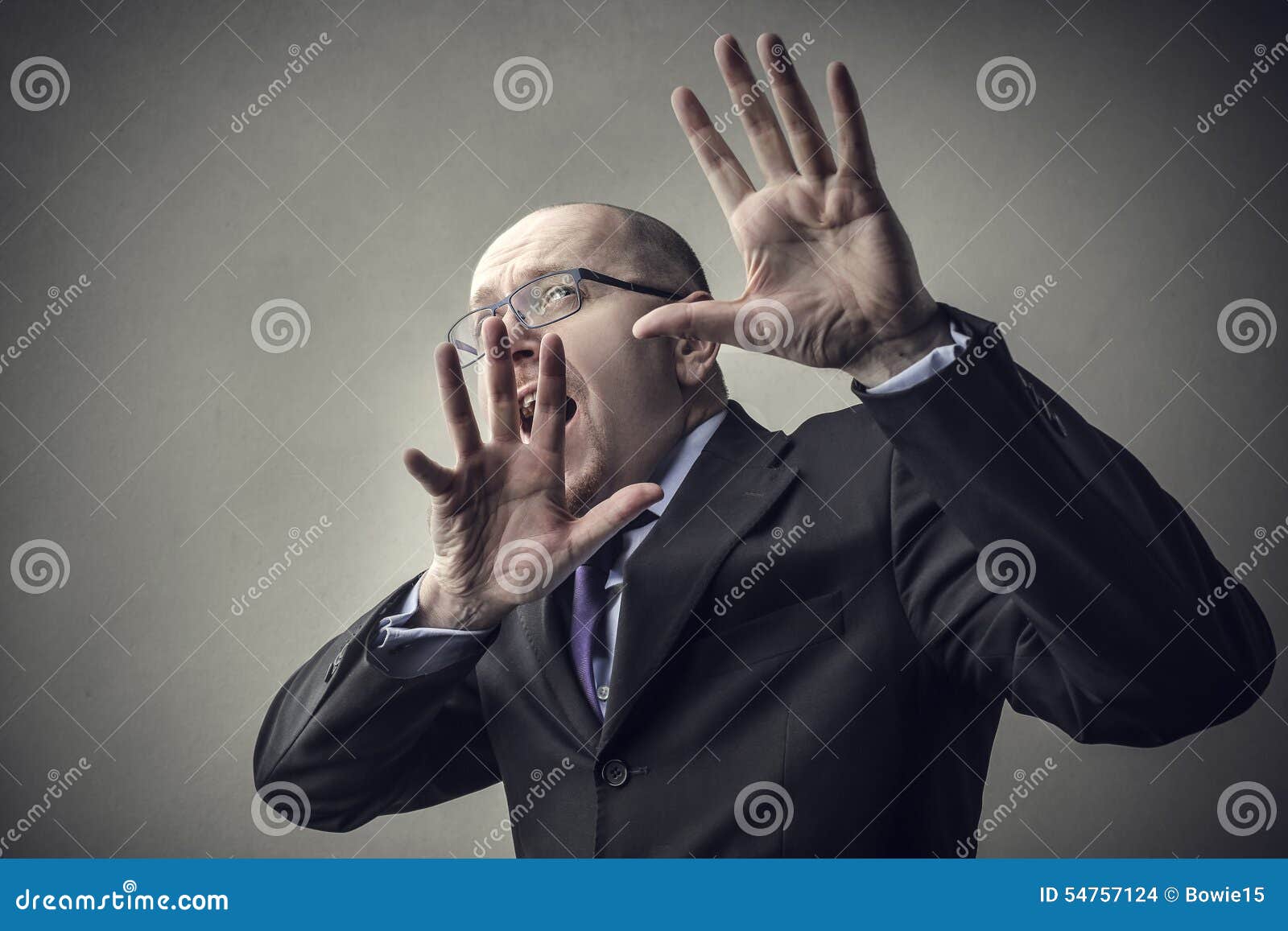 Homem do susto foto de stock. Imagem de repugnância, medo - 54757124