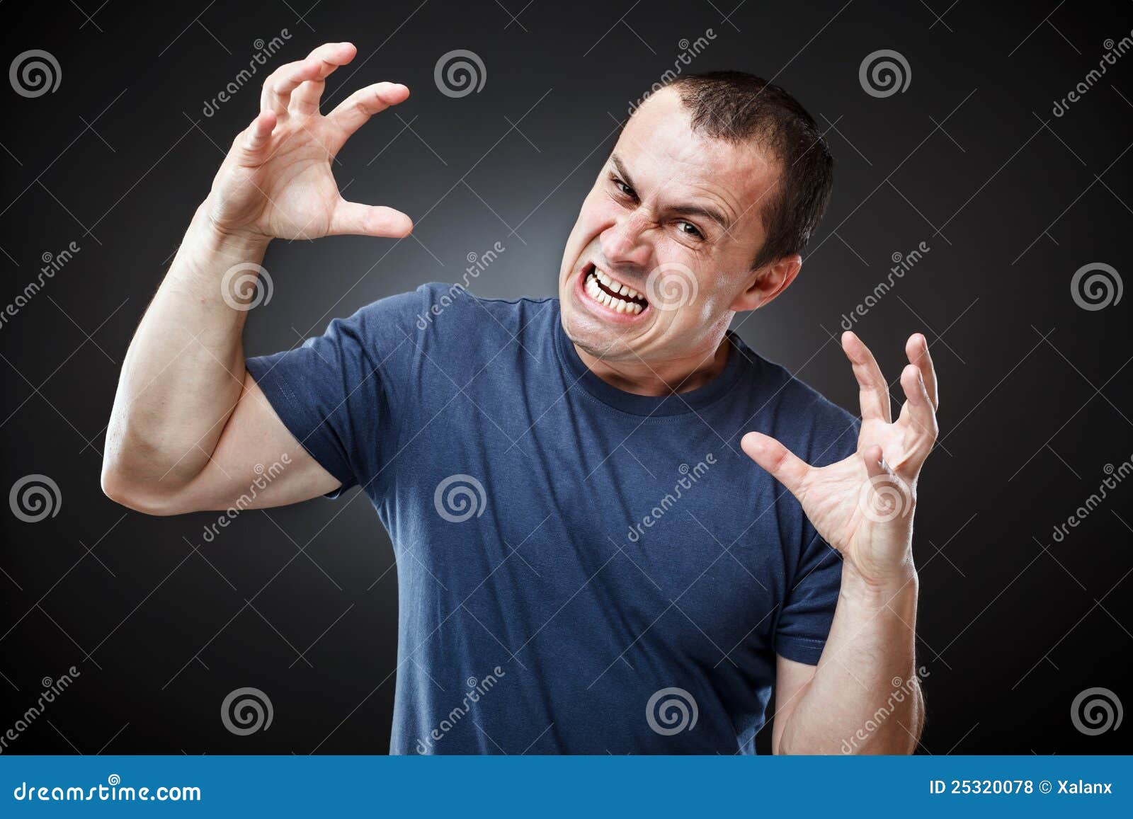 Homem Extremamente Irritado Foto de Stock - Imagem de gritaria, infeliz ...