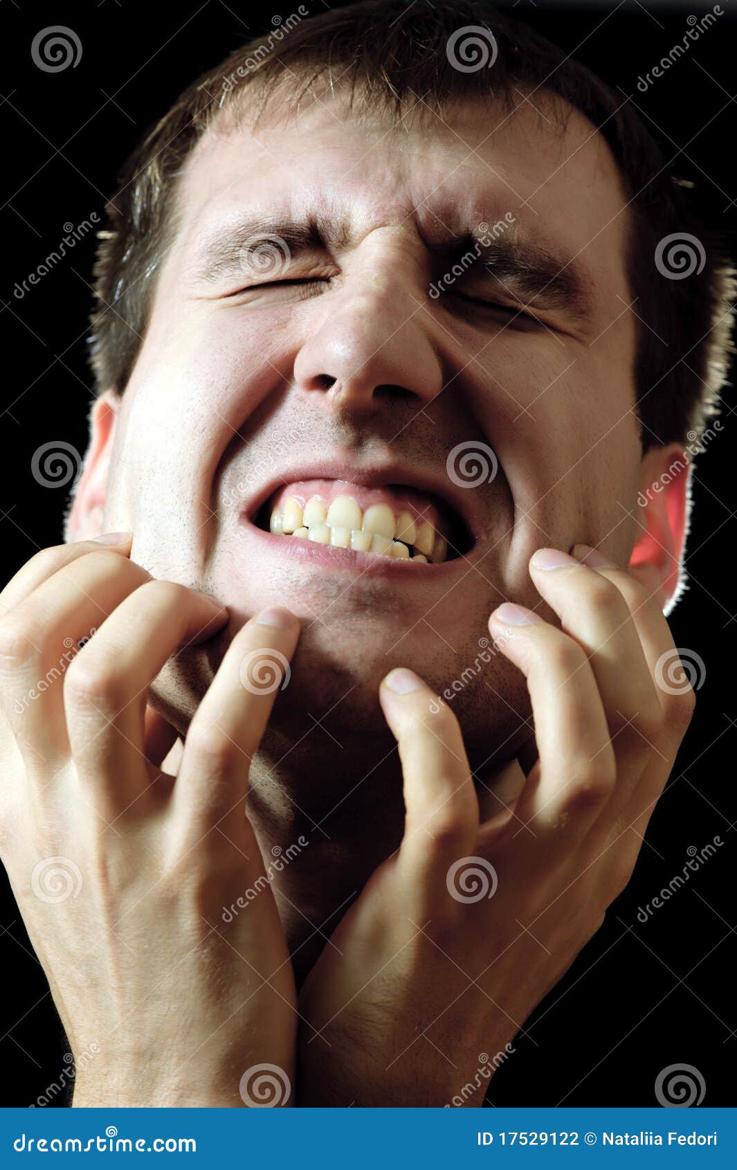 Homem gritando foto de stock. Imagem de emocional, humano - 17529122