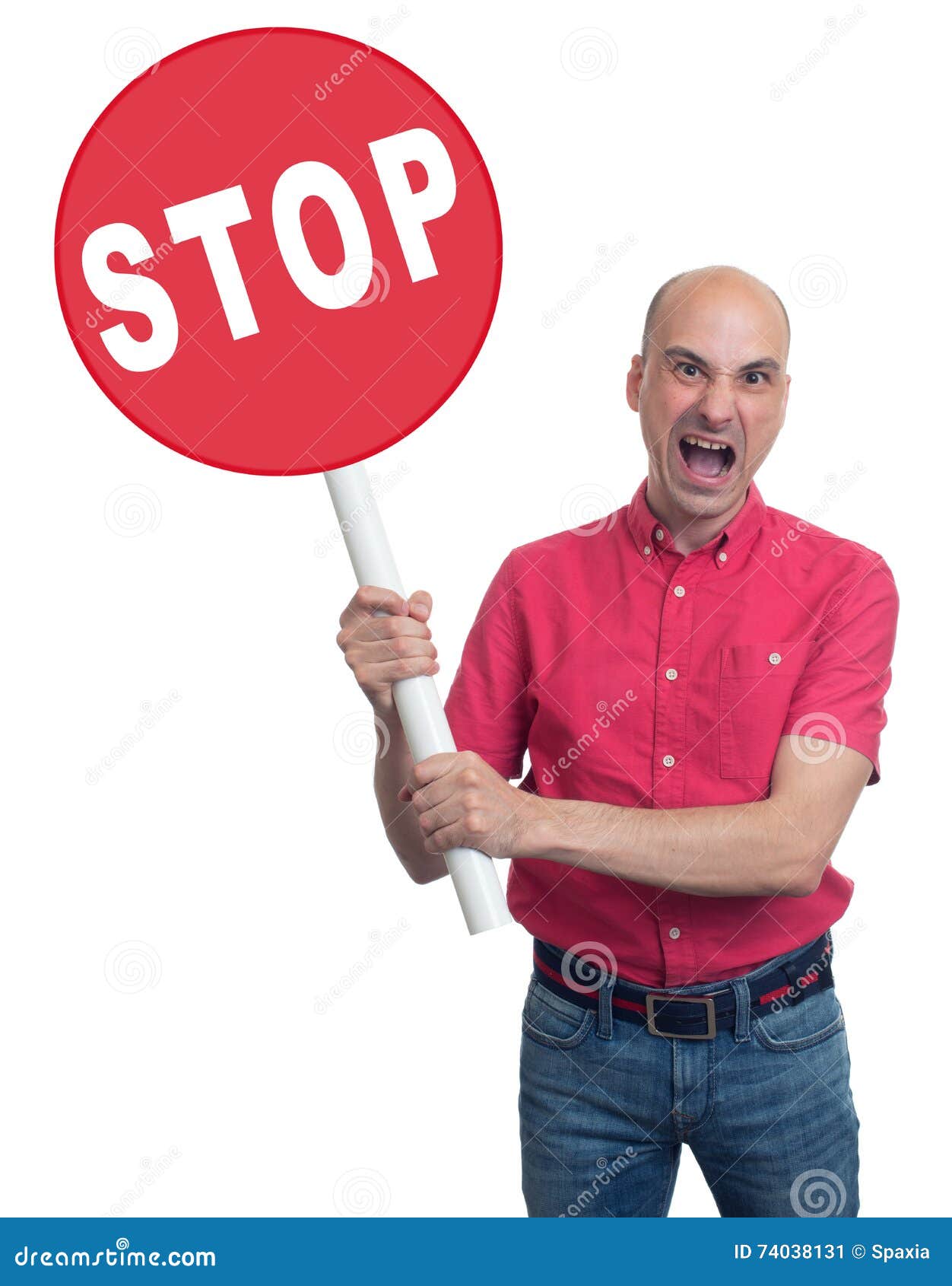 Homem Irritado Que Guarda Um Sinal Da Parada Isolado Imagem de Stock ...