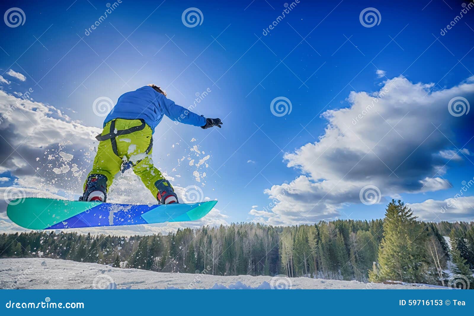 Homem novo no snowboard imagem de stock. Imagem de frio - 59716153