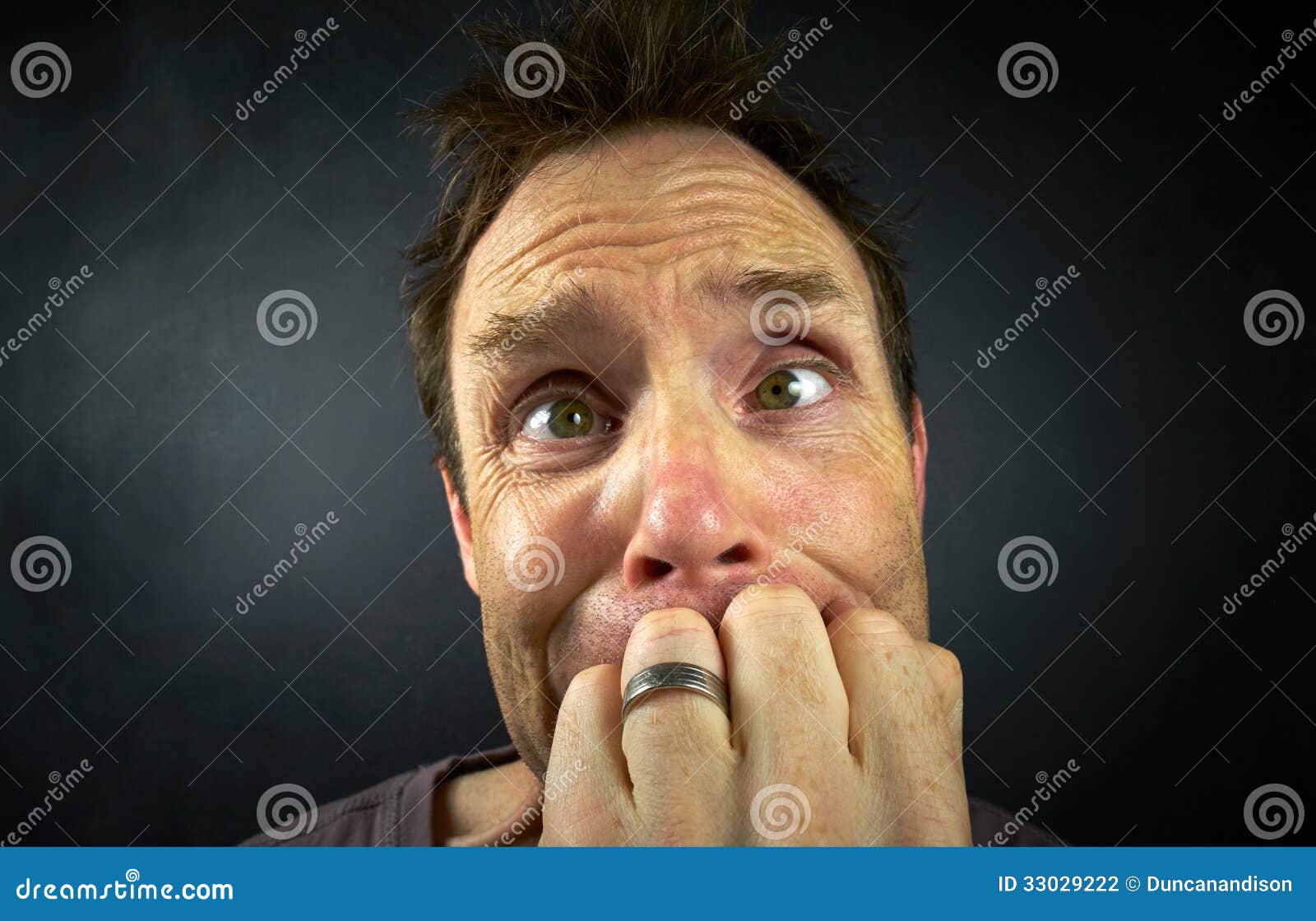 Homem preocupado foto de stock. Imagem de medo, olhos - 33029222