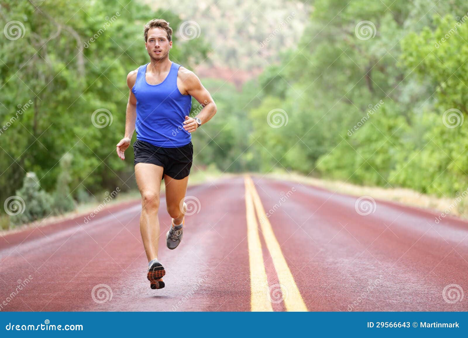 Homem Running do atleta imagem de stock. Imagem de vermelho - 29566643