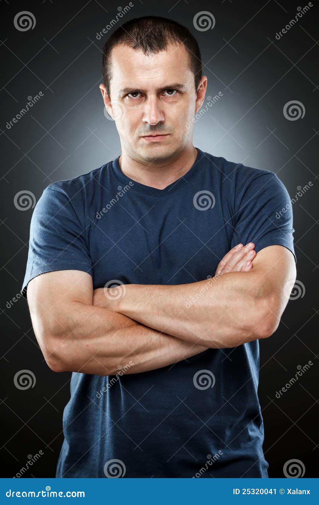 Homem sério imagem de stock. Imagem de fundo, moda, retrato - 25320041