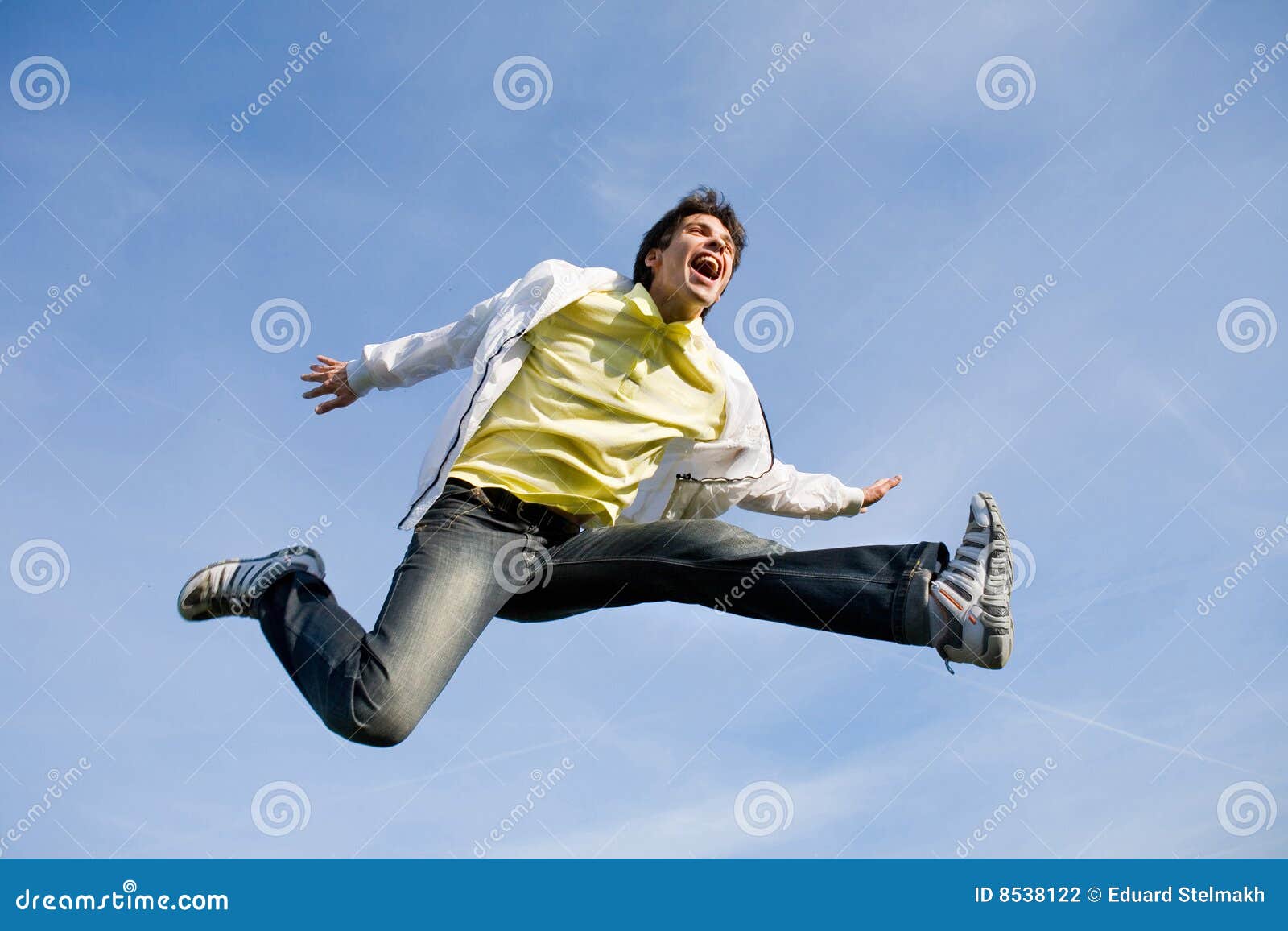 Homem - saltando foto de stock. Imagem de retrato, mosca - 8538122