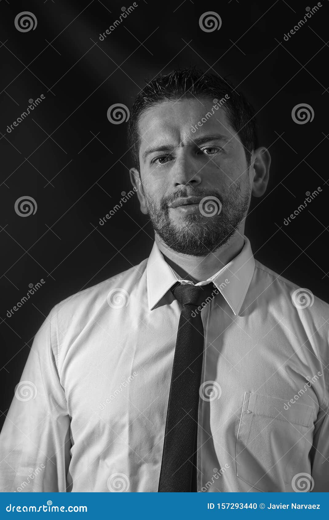 Homem Sozinho Em Preto E Branco Foto de Stock - Imagem de caucasiano ...