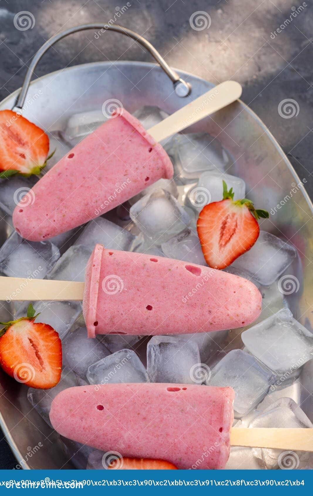 Homemade Ice Cream Pops with Fresh Berries and Frozen Yogurt. Summer ... Homemade Ice Cream Pops with Fresh Berries and Frozen Yogurt. Summer ...